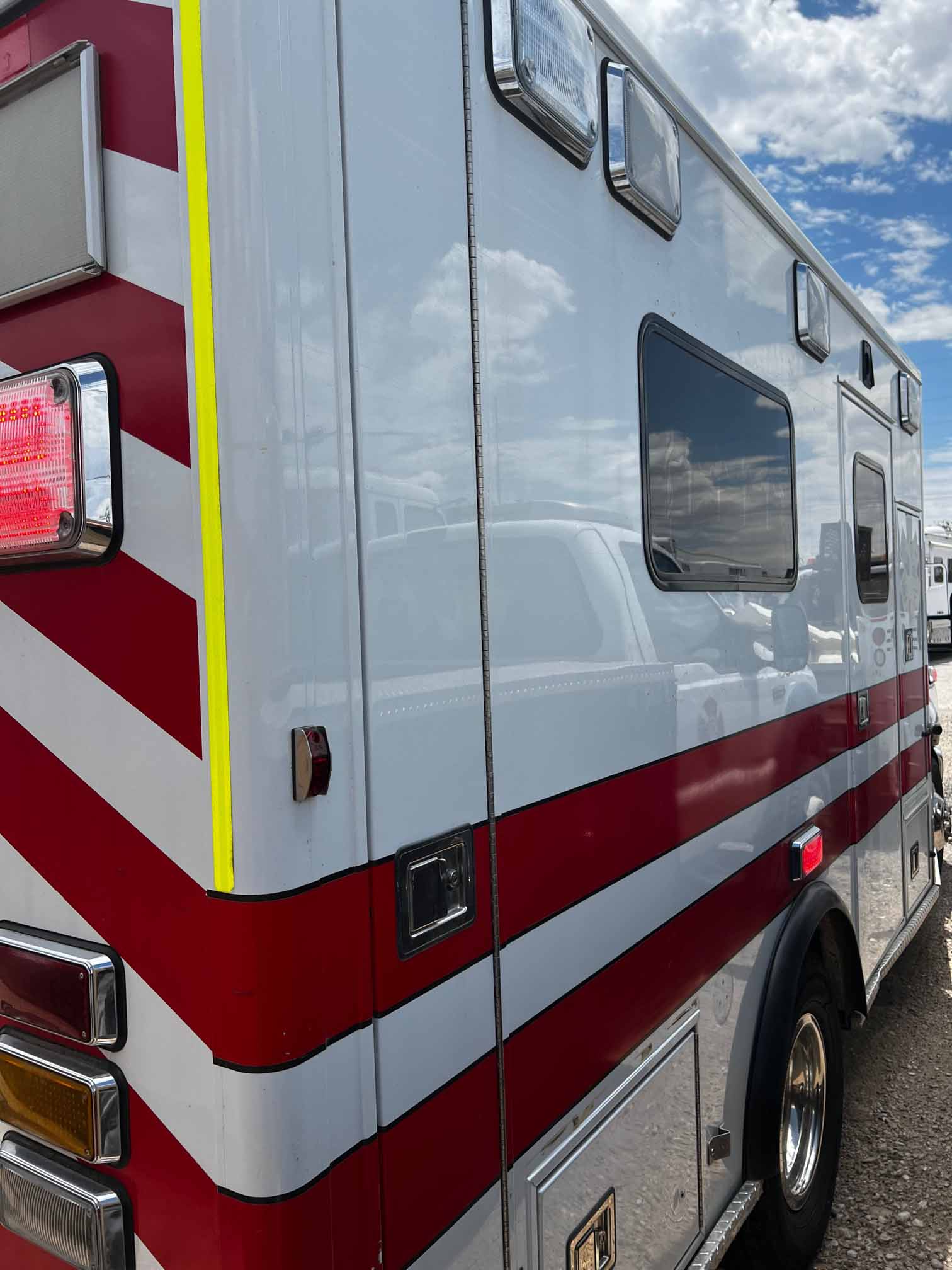 2012 Medix Ford E350 Type 3 Ambulance | Used Truck Details