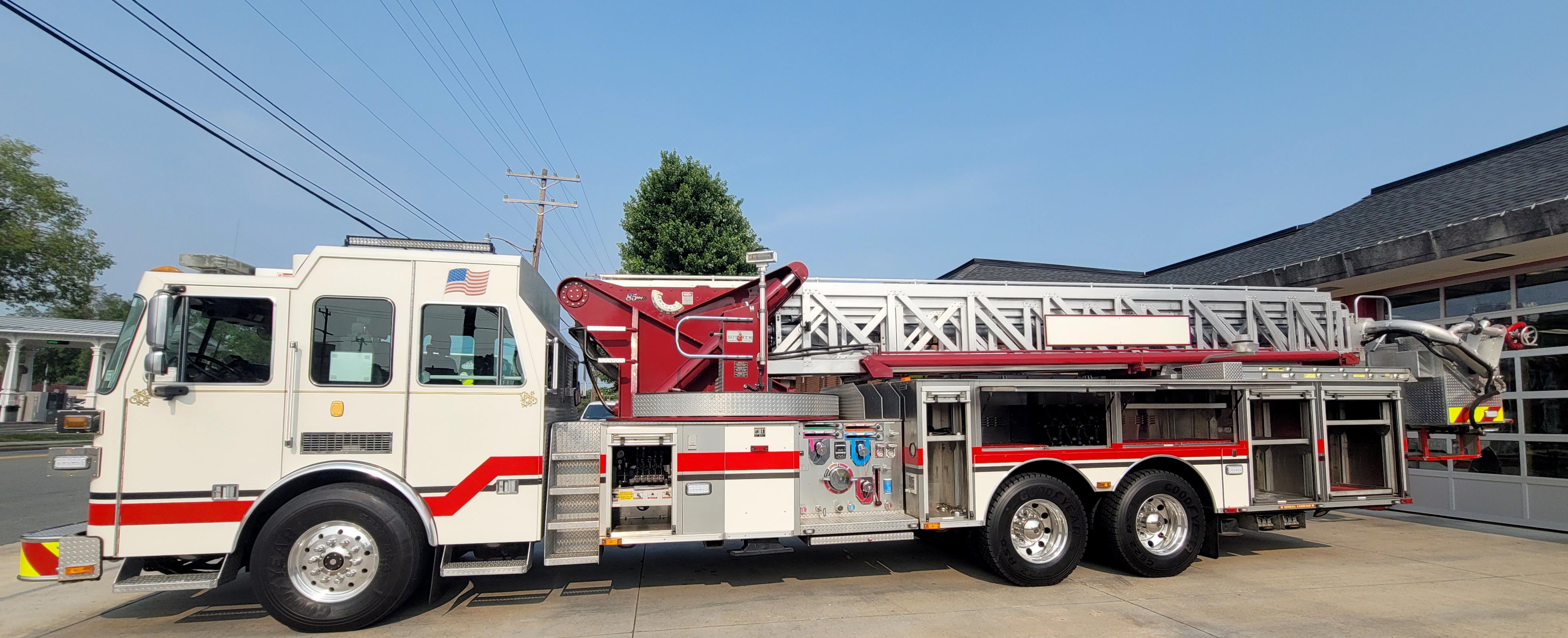 2005 Sutphen 85' Tower | Used Truck Details