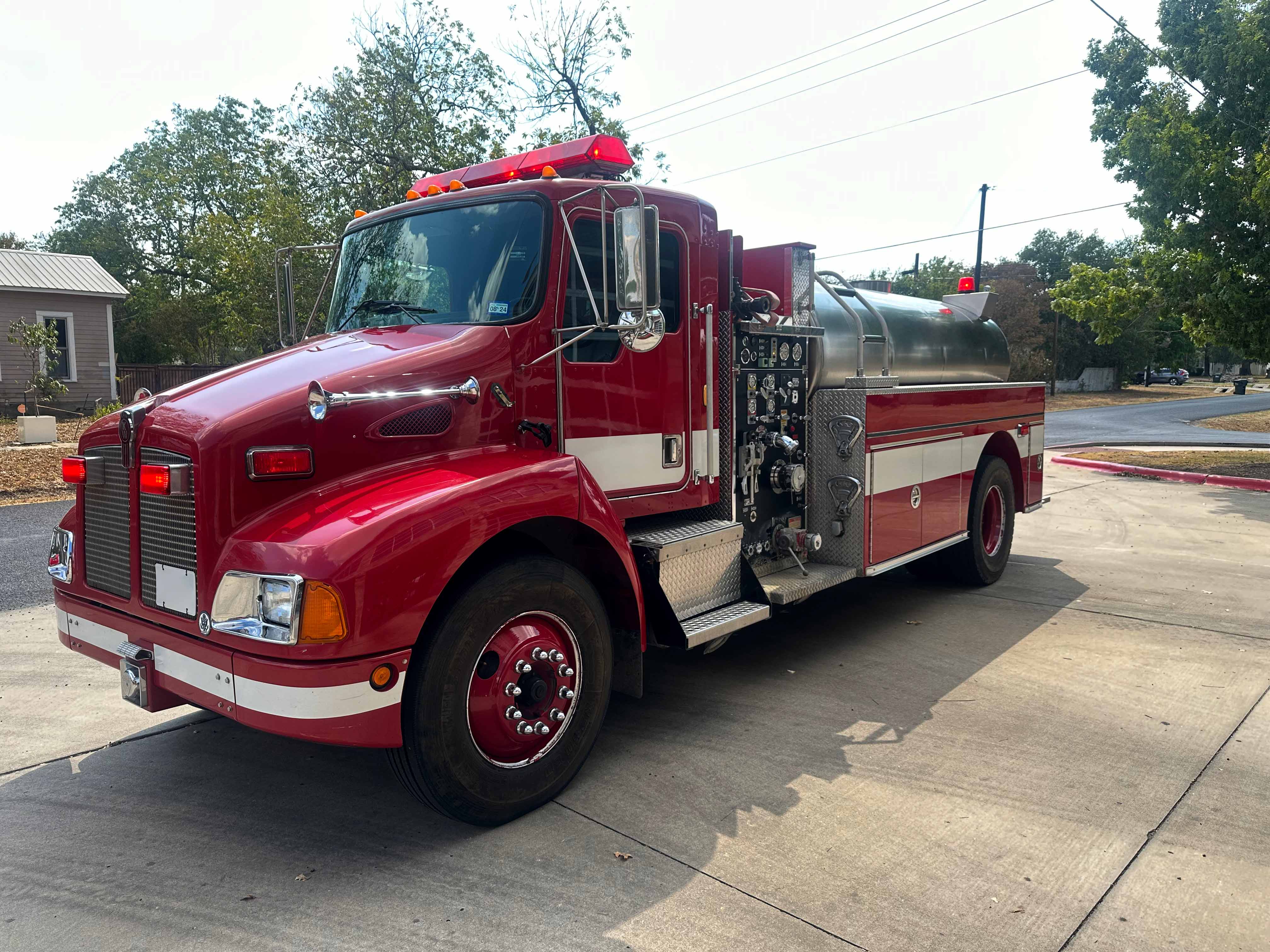 2001 Pierce Kenworth Commercial Elliptical Tanker | Used Truck Details