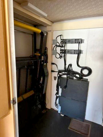 2003 Ford WFG 38S Mobile Command Center | Used Truck Details