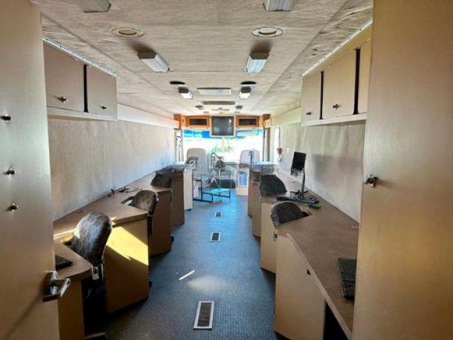 2003 Ford WFG 38S Mobile Command Center | Used Truck Details