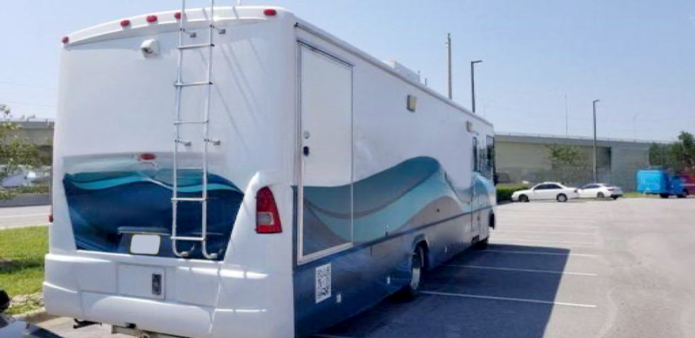 2003 Ford WFG 38S Mobile Command Center | Used Truck Details