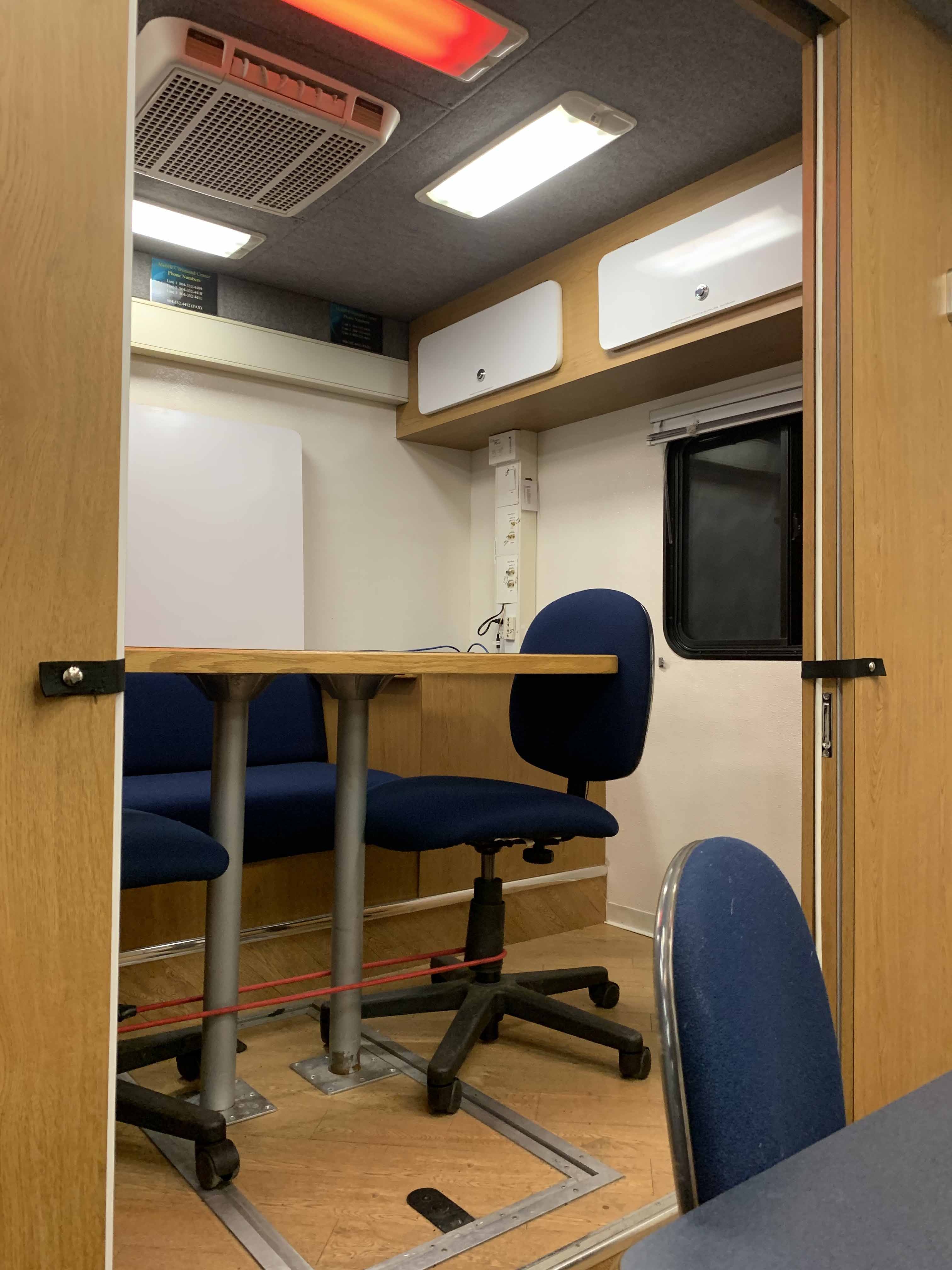 2005 Freightliner Farber X-Line Mobile Command Center | Used Truck Details