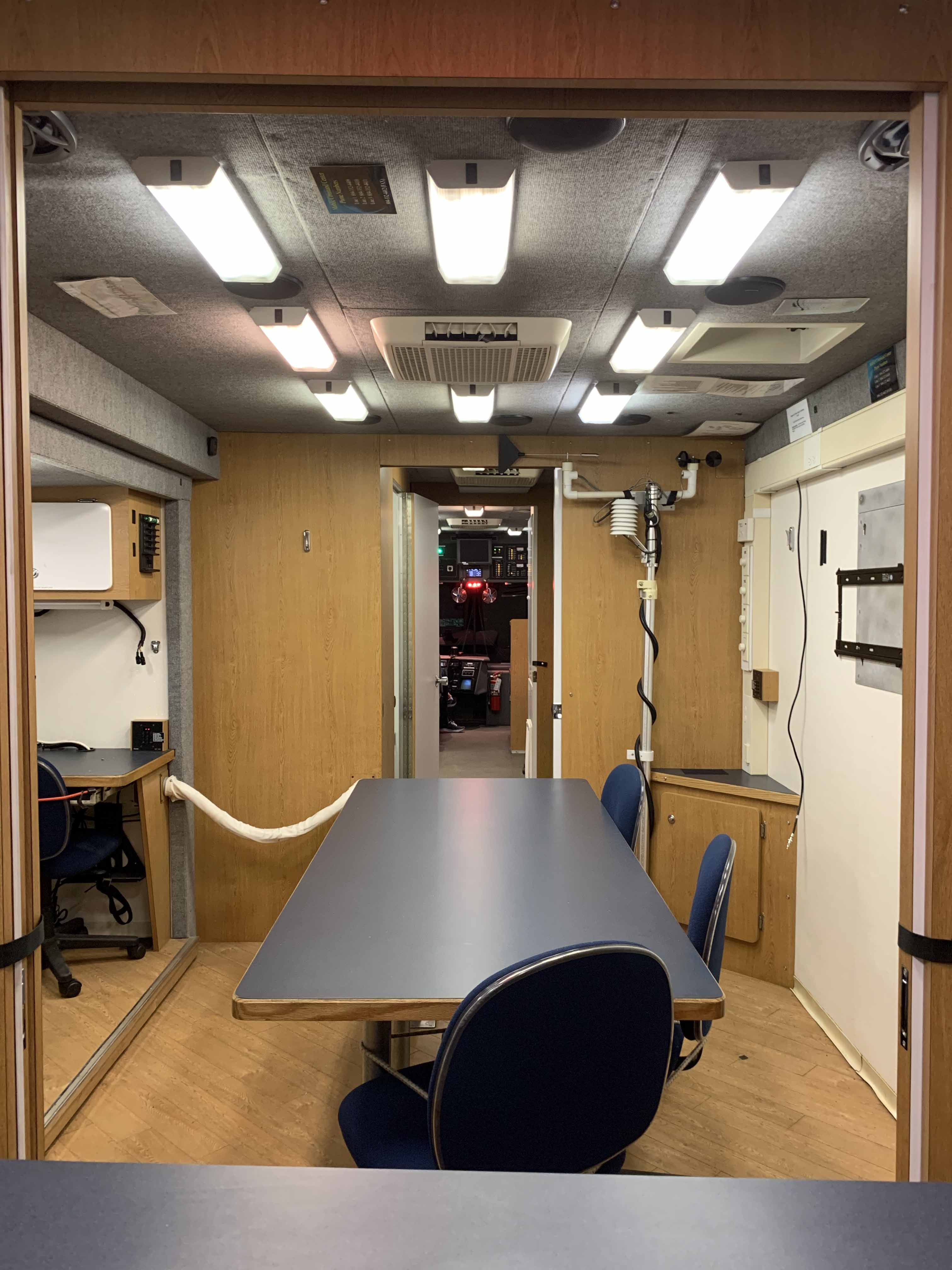 2005 Freightliner Farber X-Line Mobile Command Center | Used Truck Details