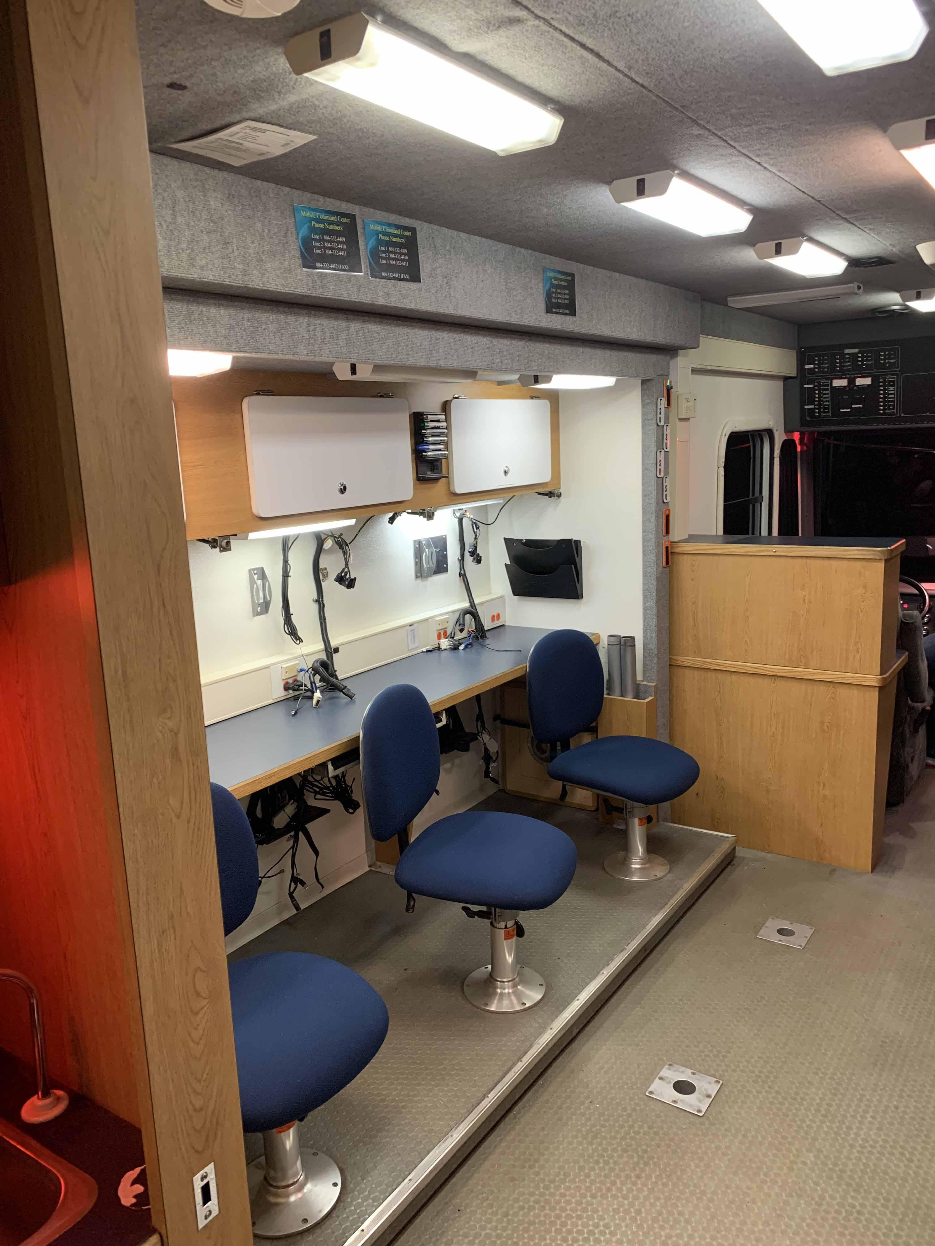 2005 Freightliner Farber X-Line Mobile Command Center | Used Truck Details