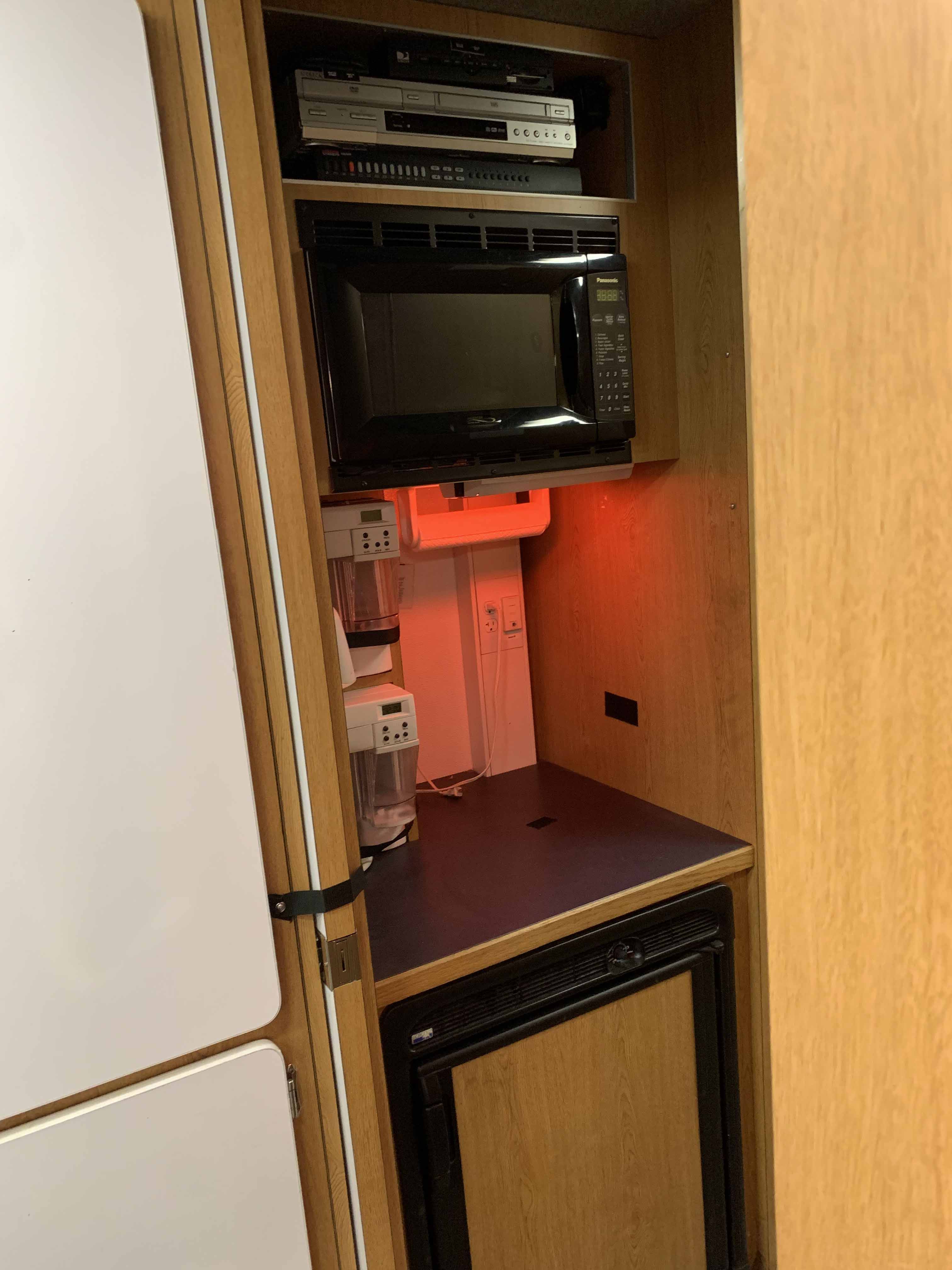2005 Freightliner Farber X-Line Mobile Command Center | Used Truck Details