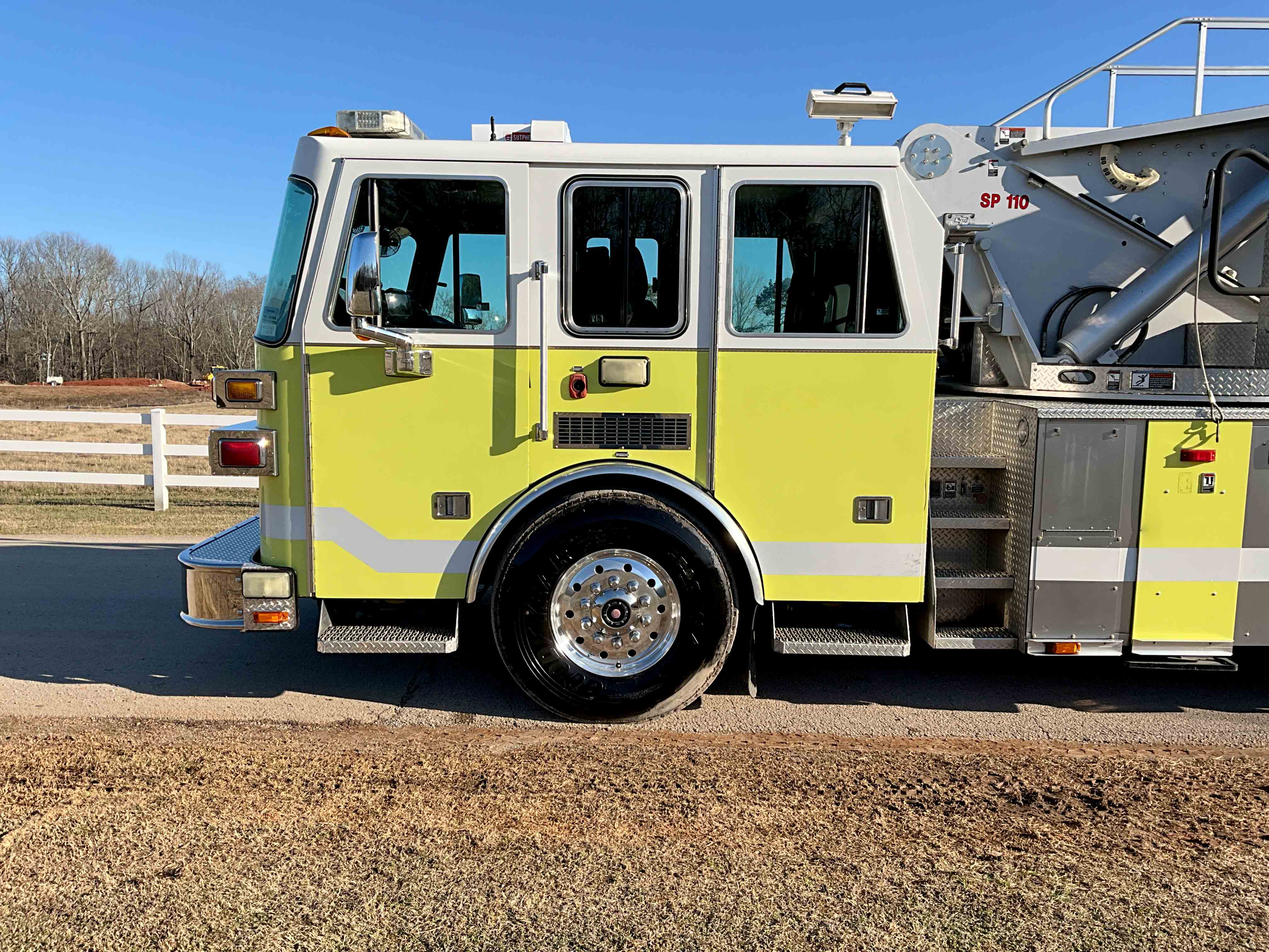 2006 Sutphen Mid-Mount 110' Platform | Used Truck Details