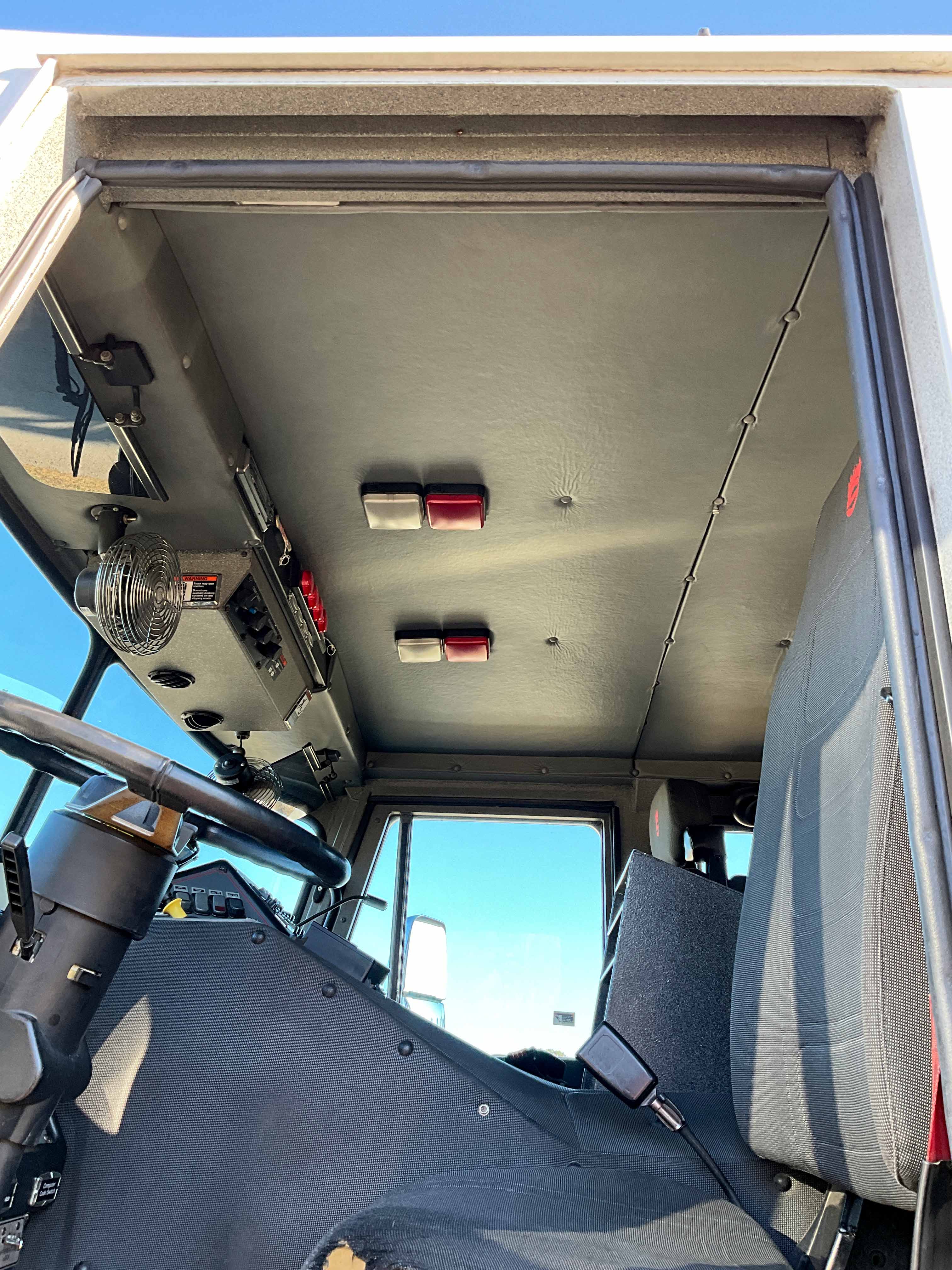 2006 Sutphen Mid-Mount 110' Platform | Used Truck Details