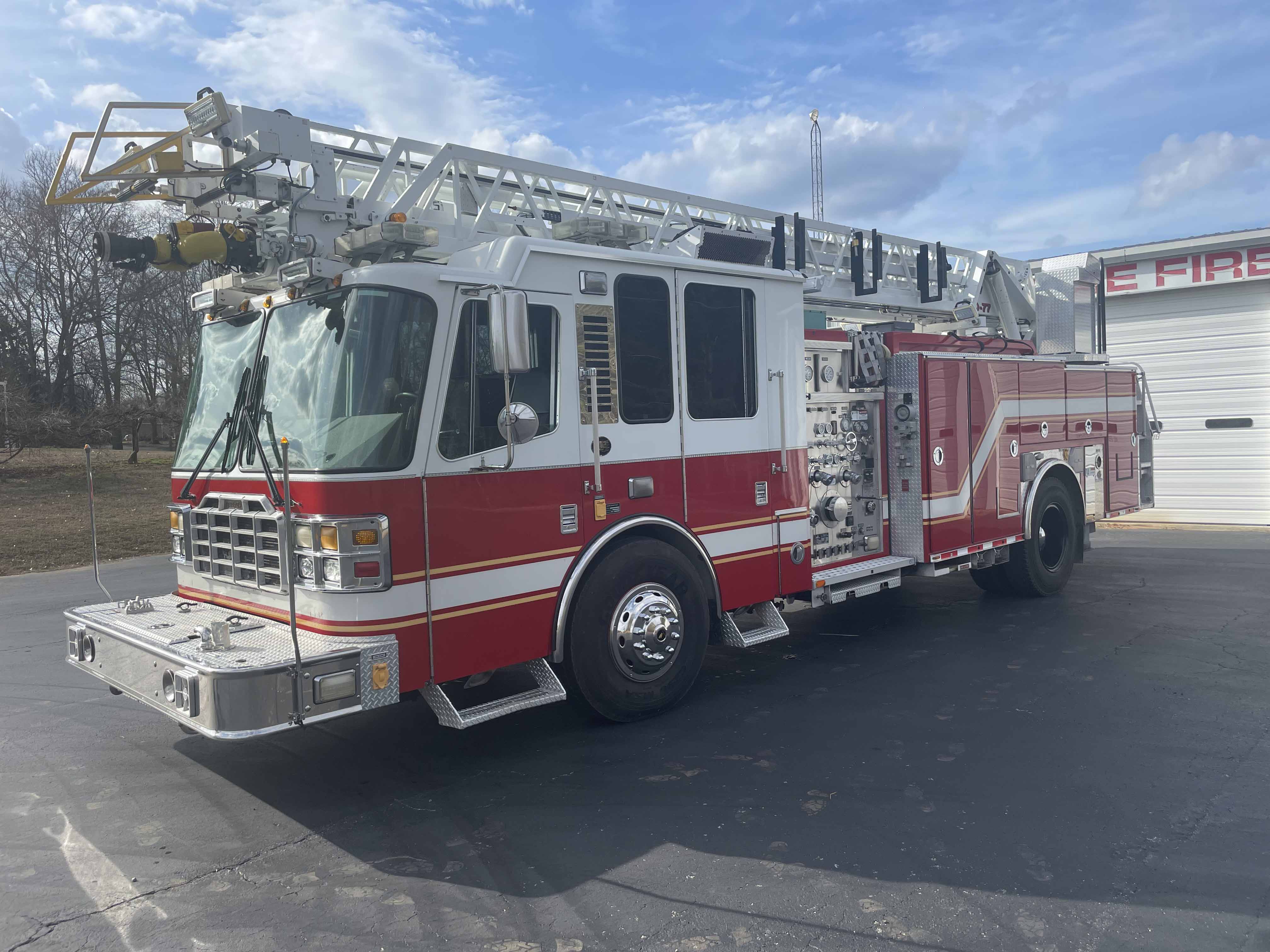 2007 Ferrara 77' Quint | Used Truck Details