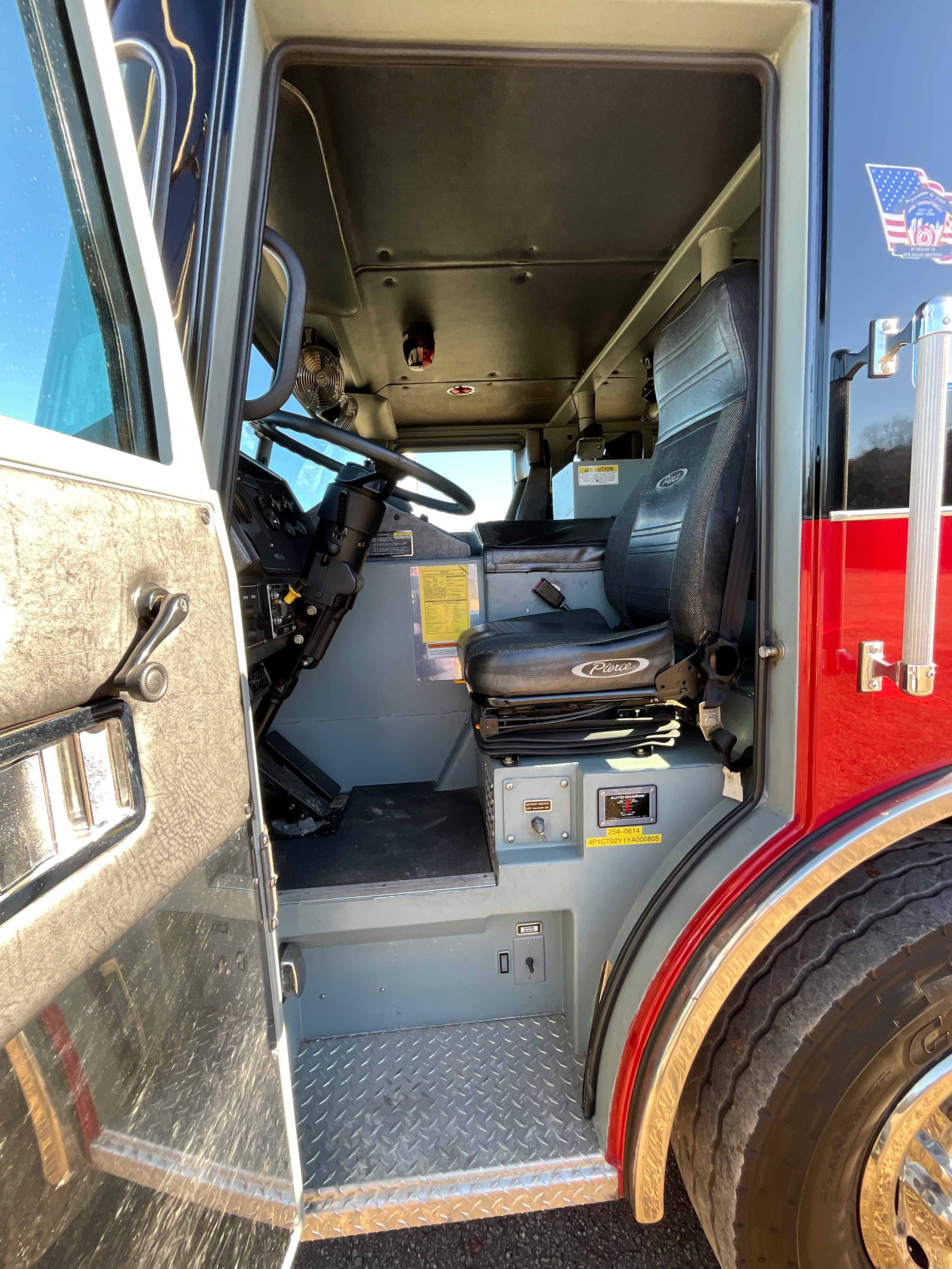 2000 Pierce Saber Pumper | Used Truck Details