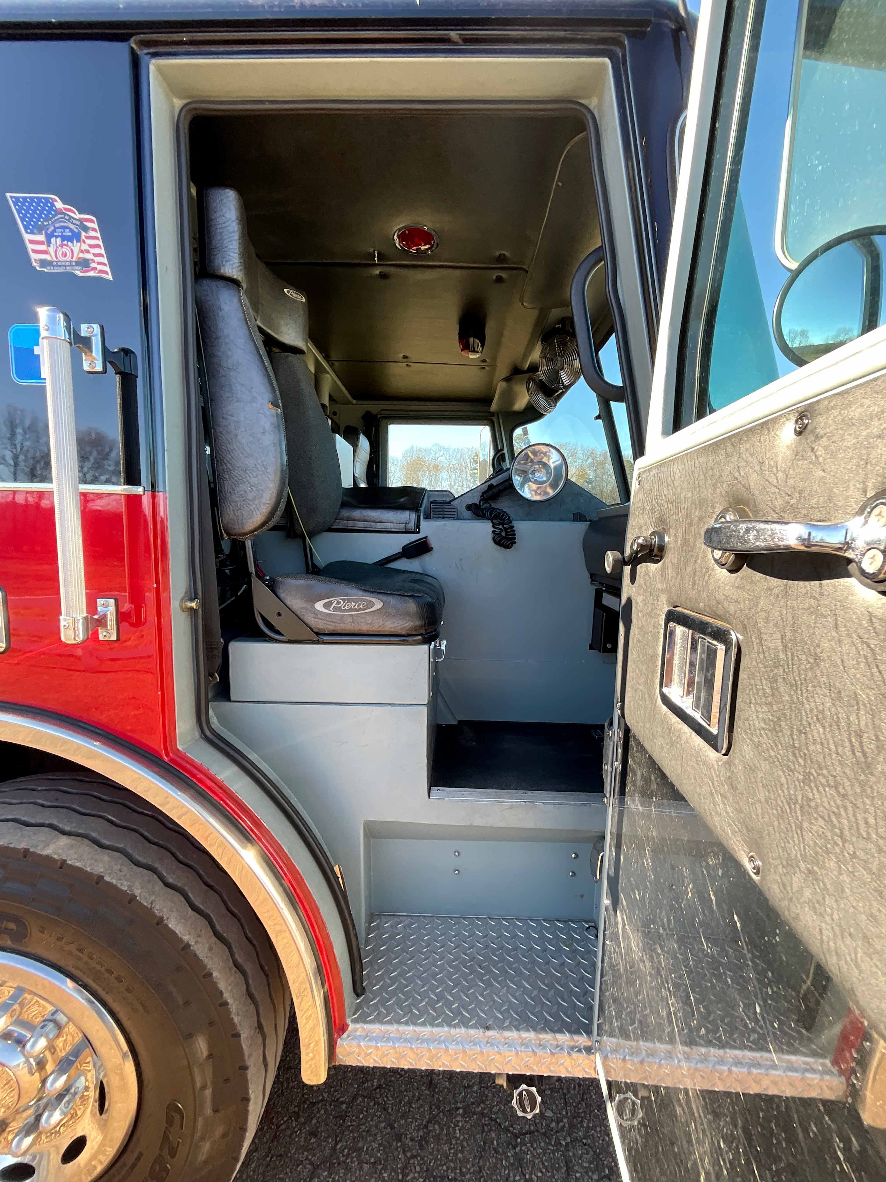 2000 Pierce Saber Pumper | Used Truck Details