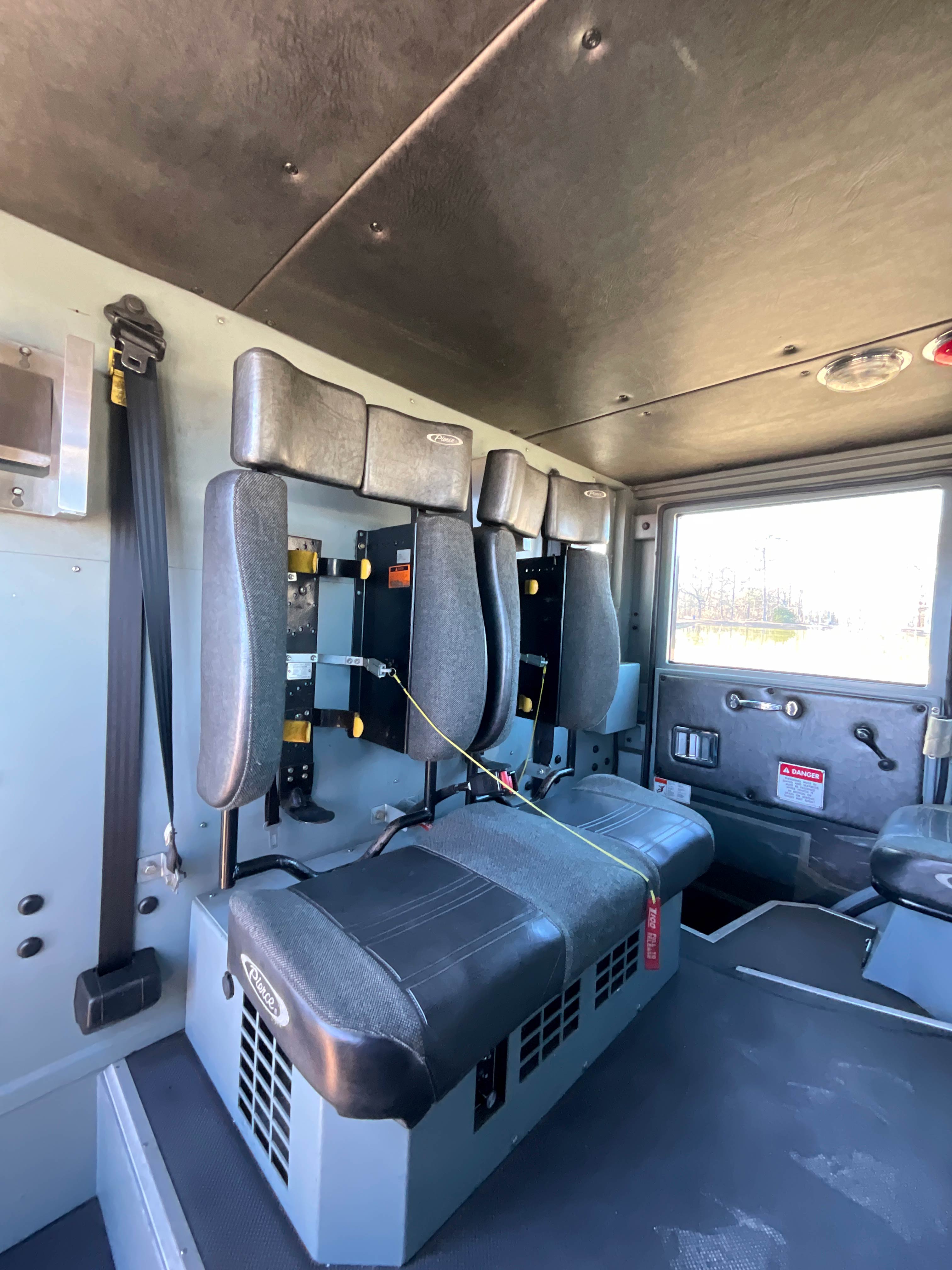 2000 Pierce Saber Pumper | Used Truck Details