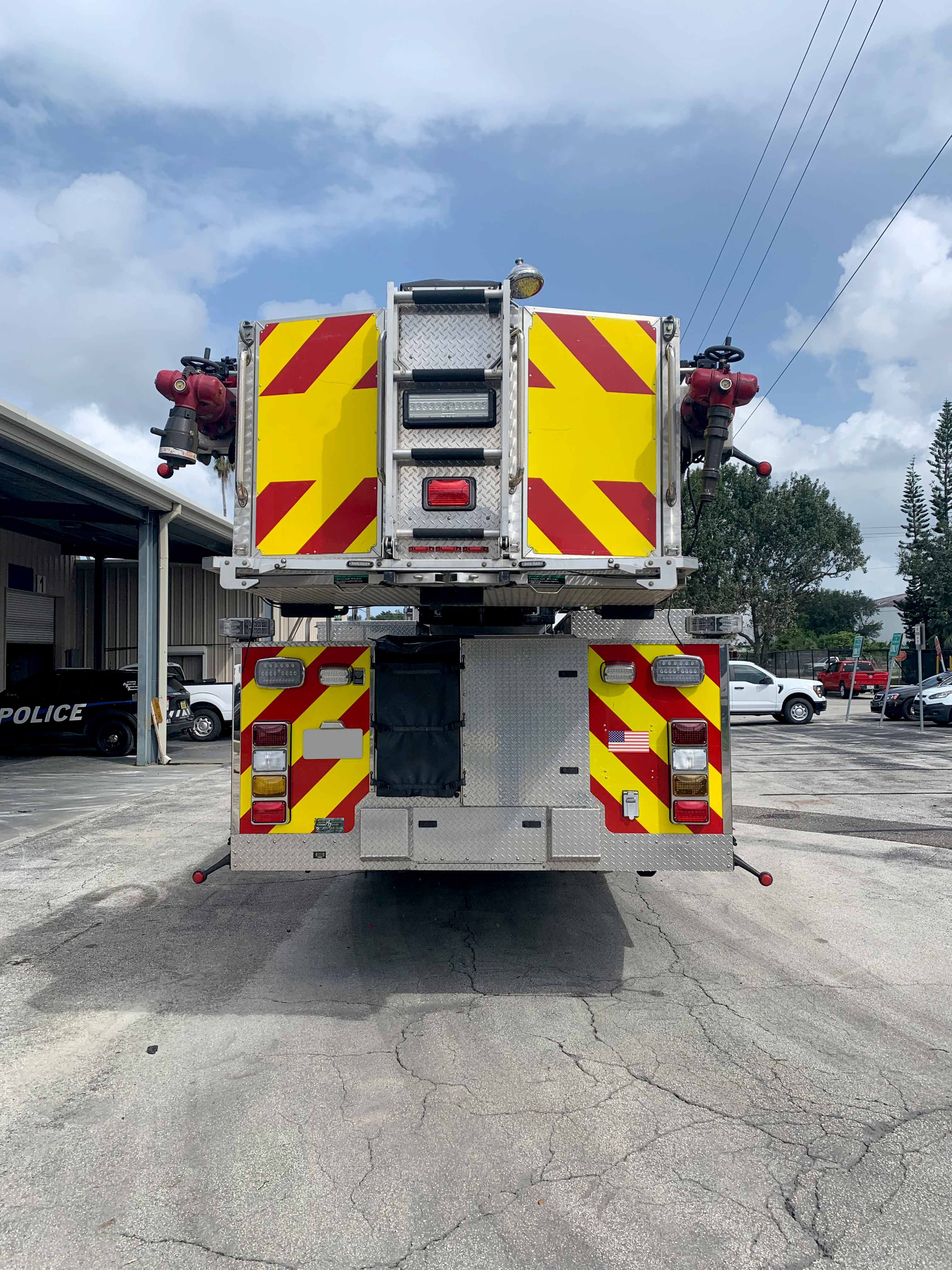 2014 Sutphen Mid-Mount 100' Platform | Used Truck Details