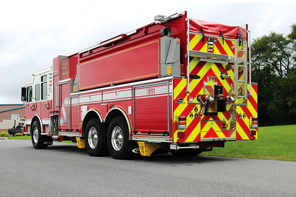 2018 Pierce Enforcer Tandem Axle Pumper Tanker | Used Truck Details