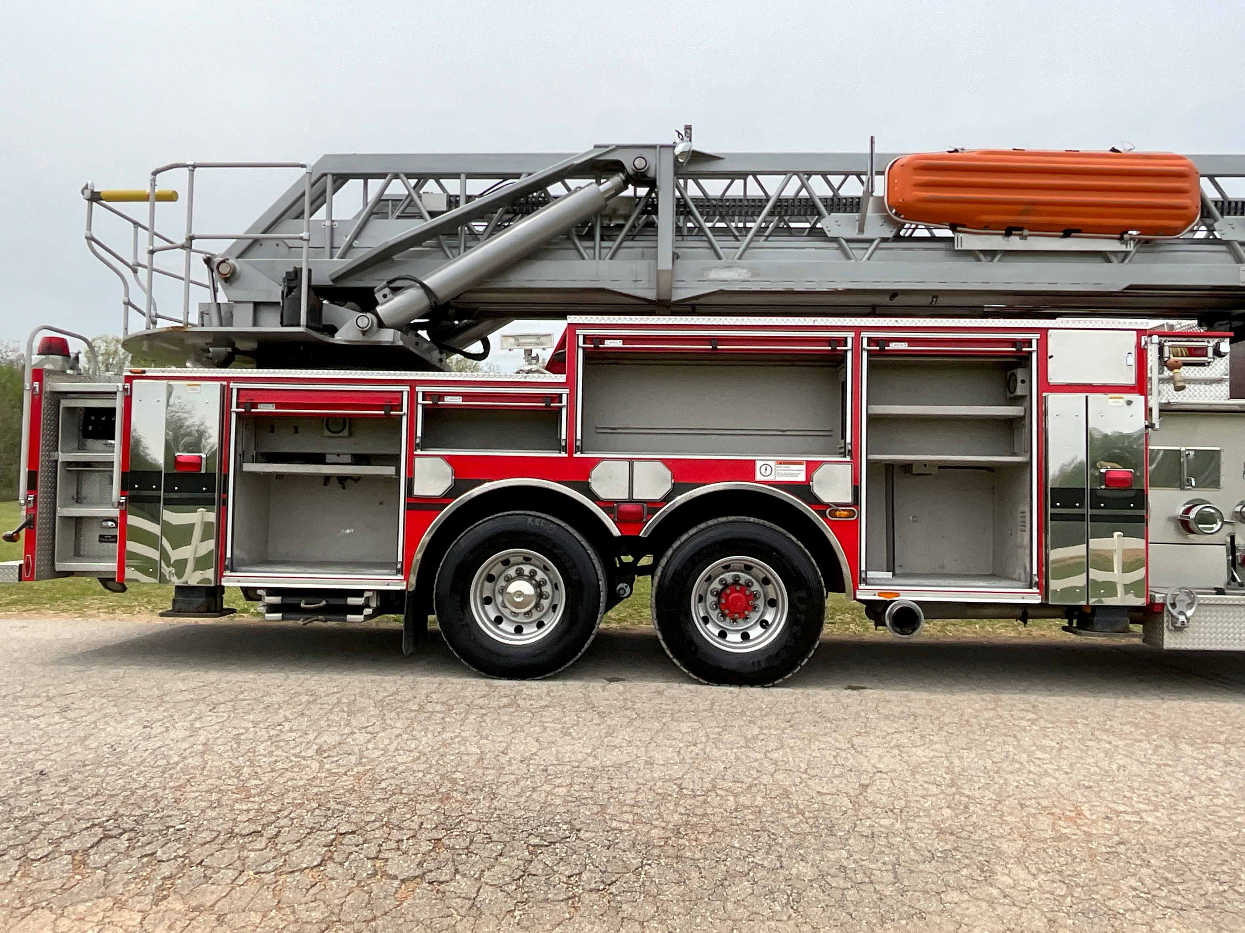 2008 Pierce Velocity 100' Platform | Firetrucks Unlimited