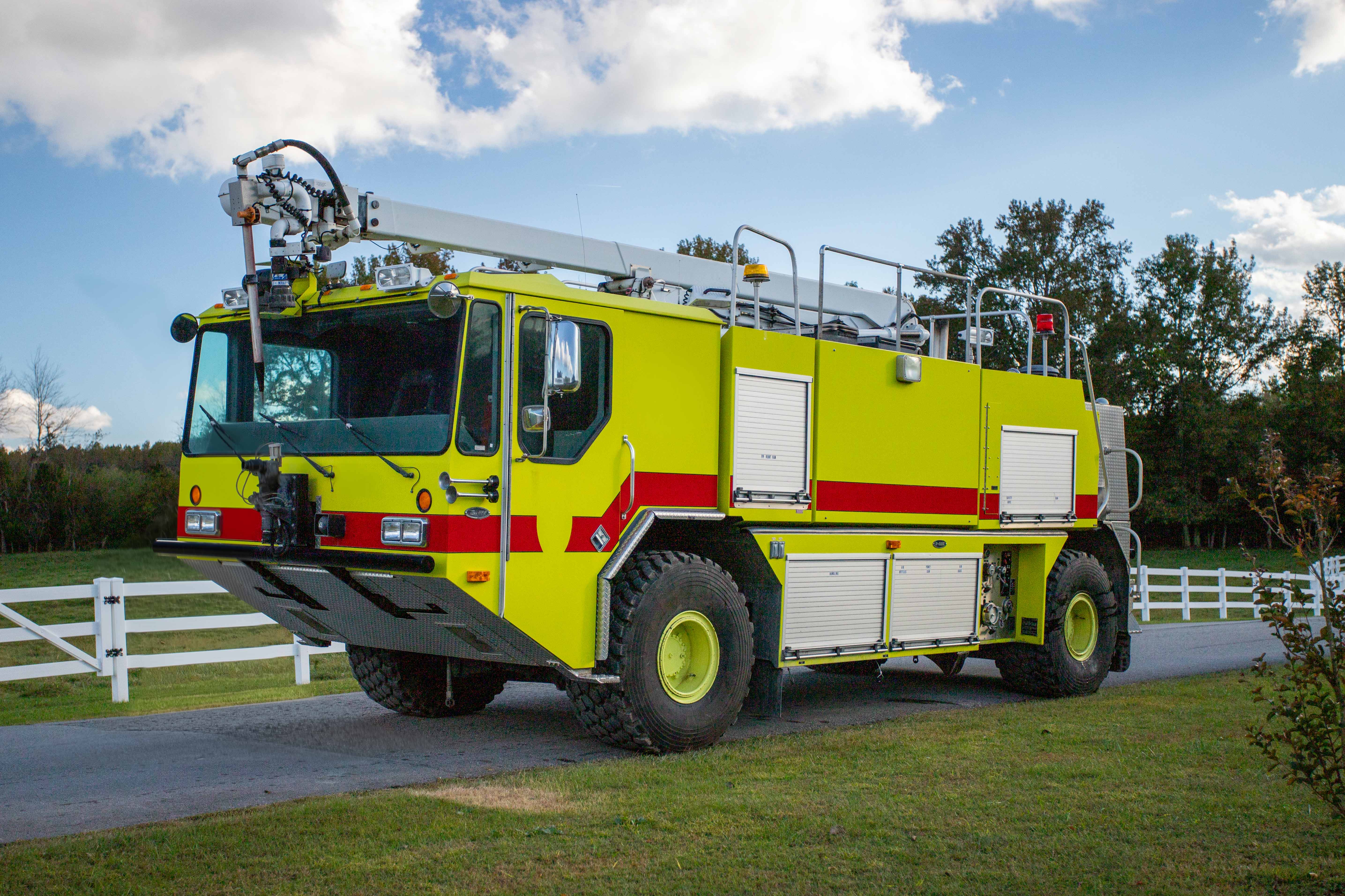 2004 E-One HPR 4x4 ARFF | Firetrucks Unlimited