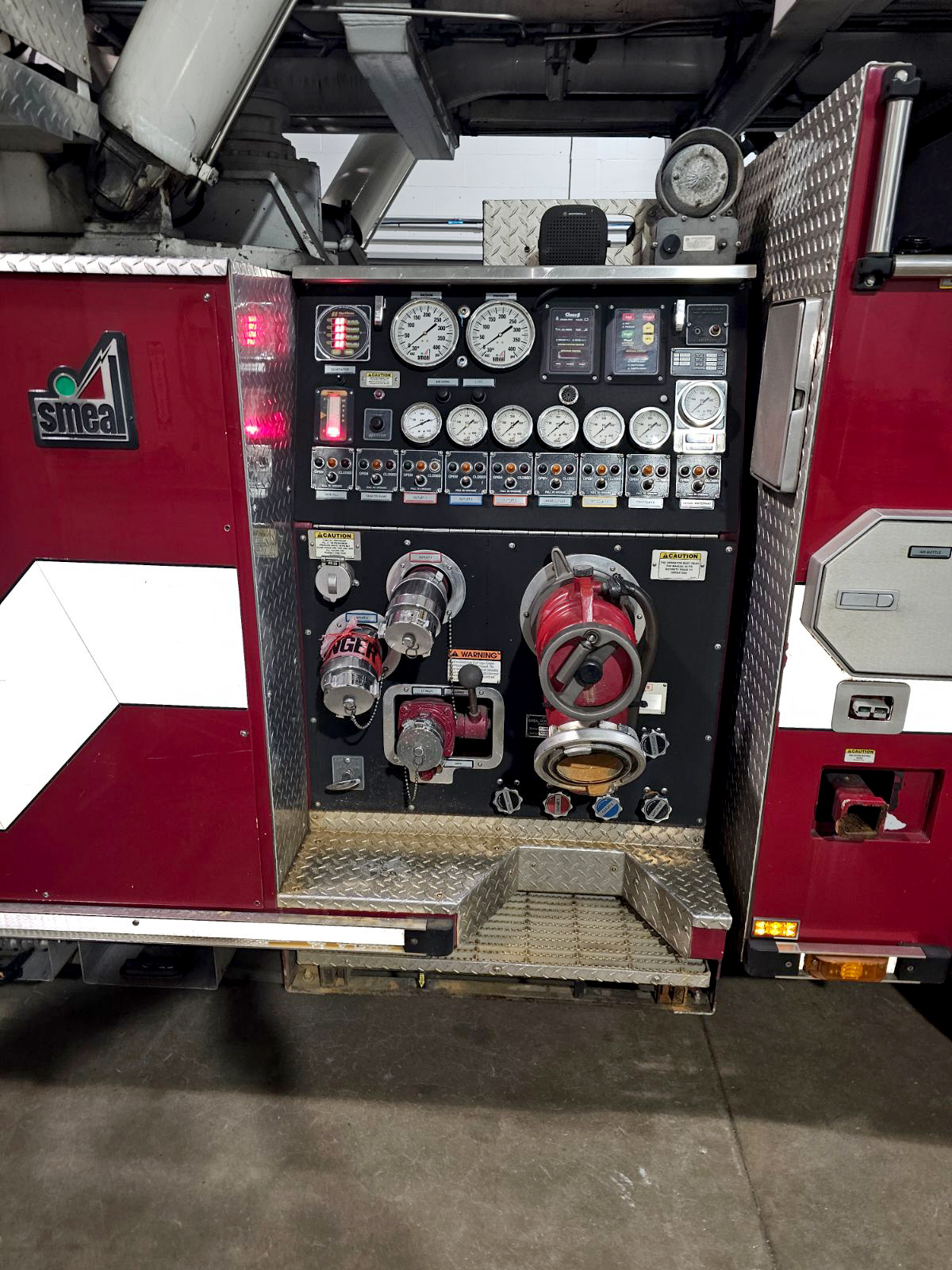 2005 Smeal HME 100’ Mid-Mount Platform | Used Truck Details