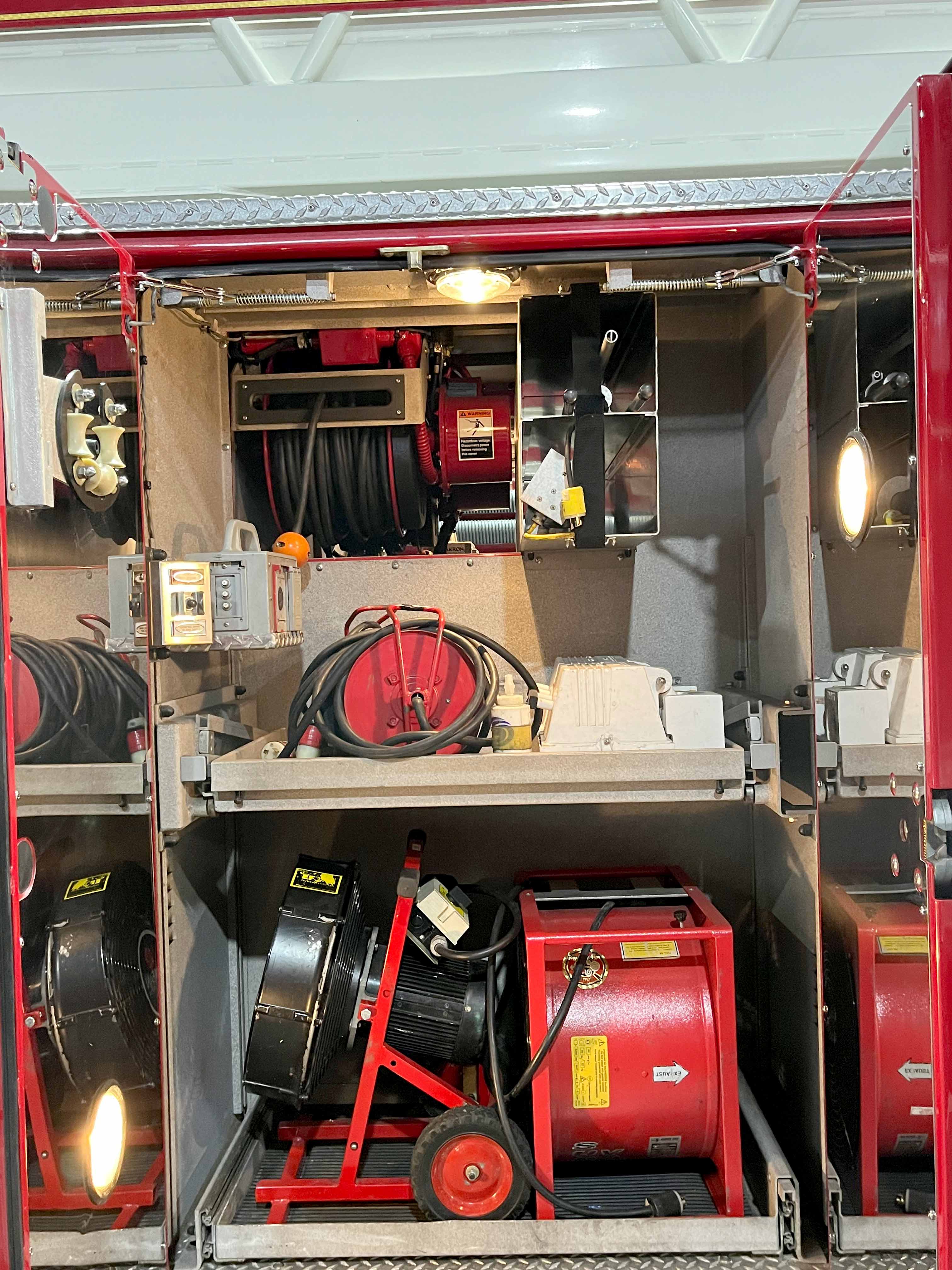 2005 Pierce Lance 100' Tower | Firetrucks Unlimited
