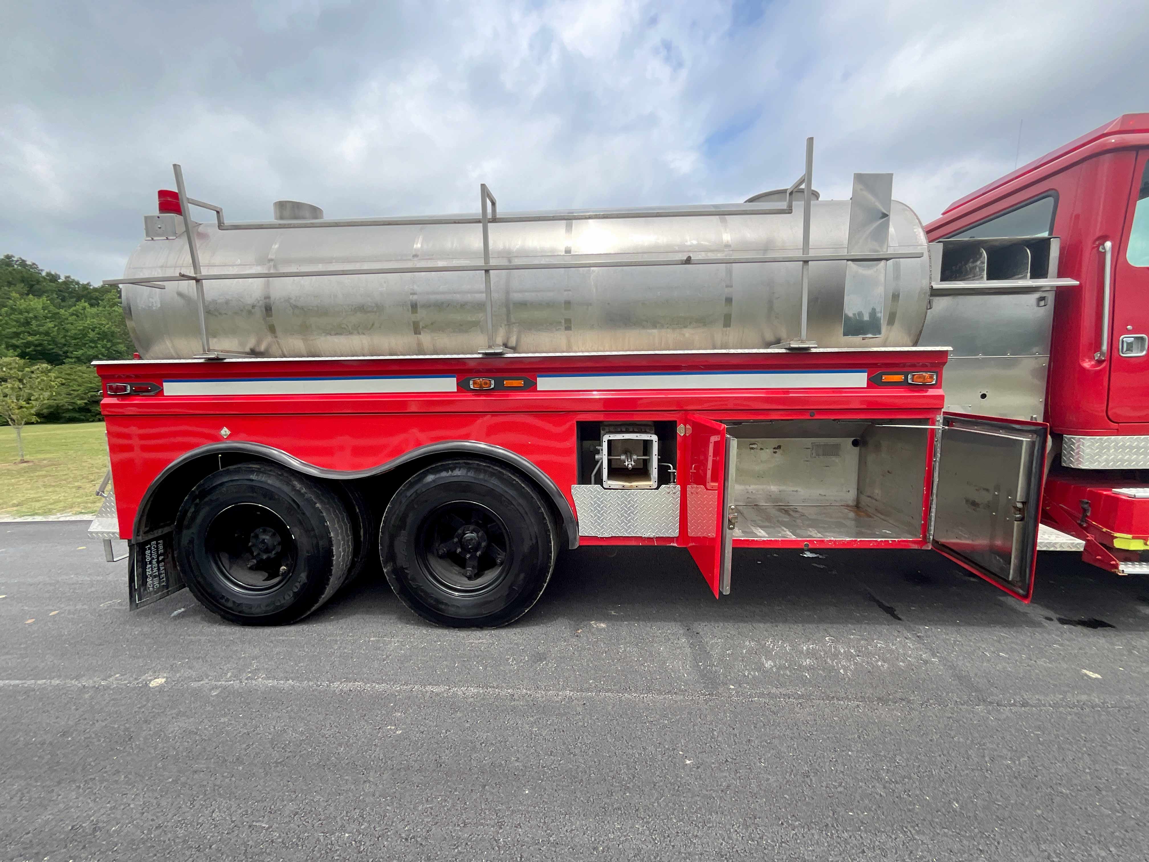 1991 Volvo Commercial Elliptical Tanker | Used Truck Details