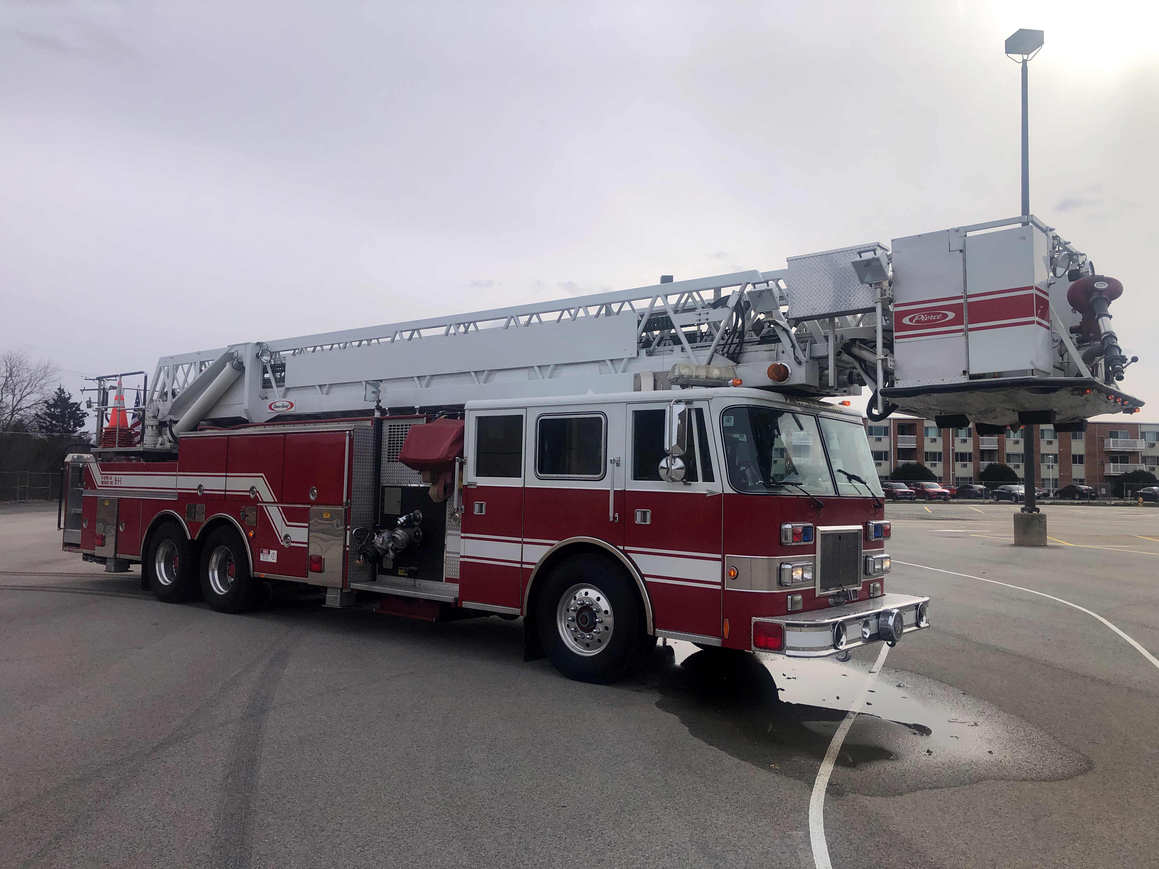 1993 Pierce Arrow 100' Platform | Firetrucks Unlimited