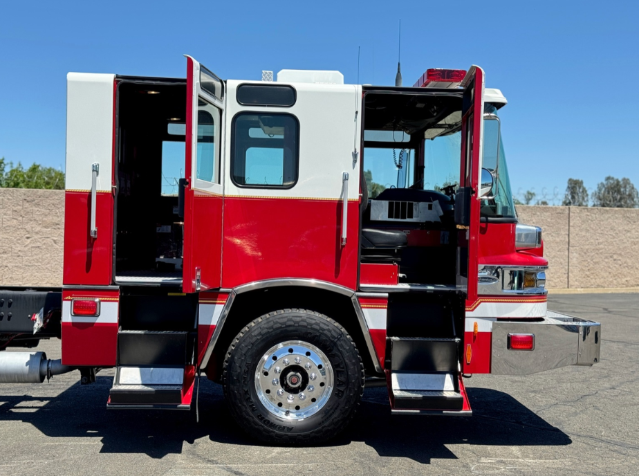 2005 Pierce Quantum Single Axle Cab & Chassis | Firetrucks Unlimited