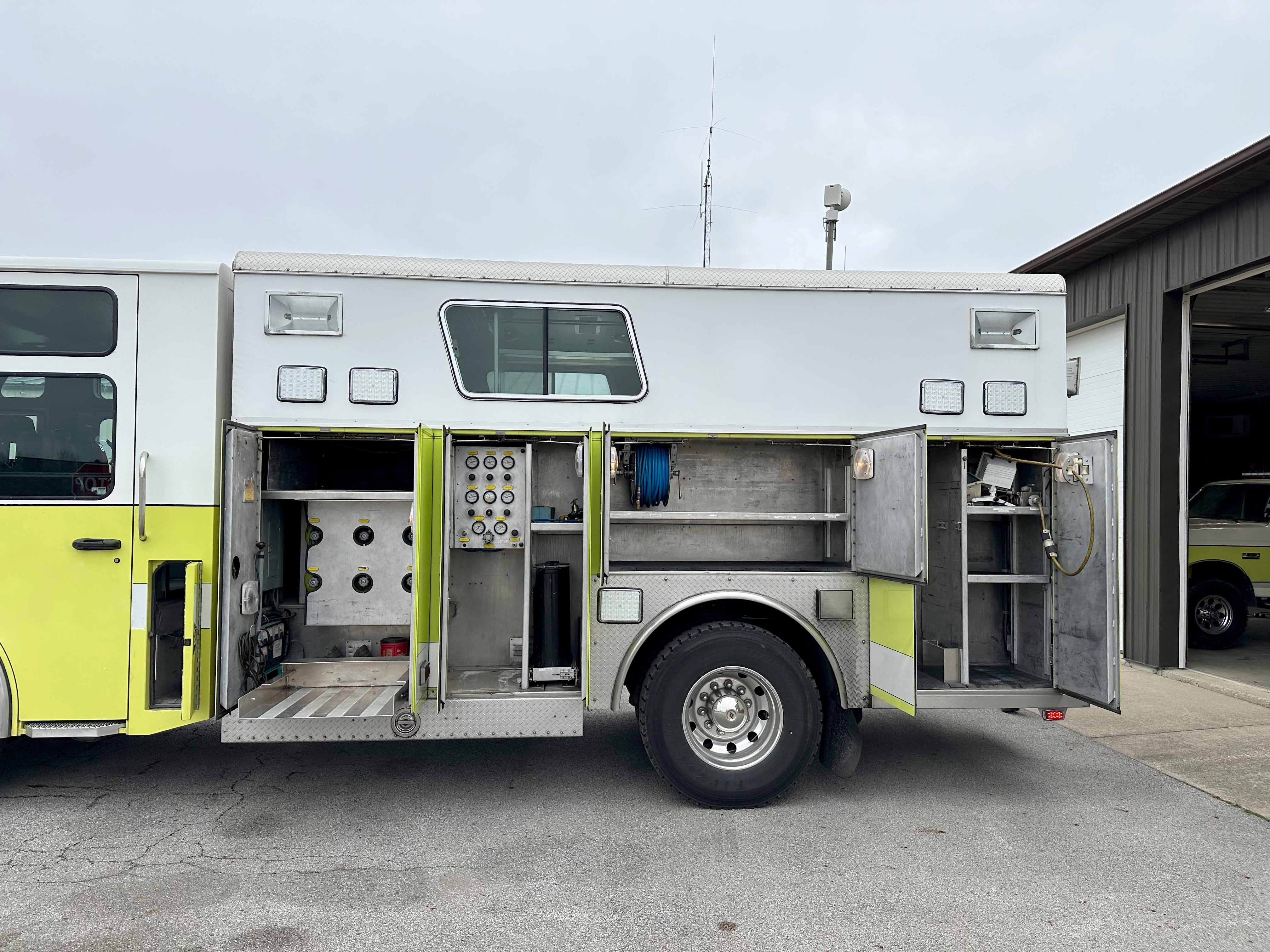 2009 Spartan Saulsbury (1992 Rescue Body) Walk-In Heavy Rescue ...