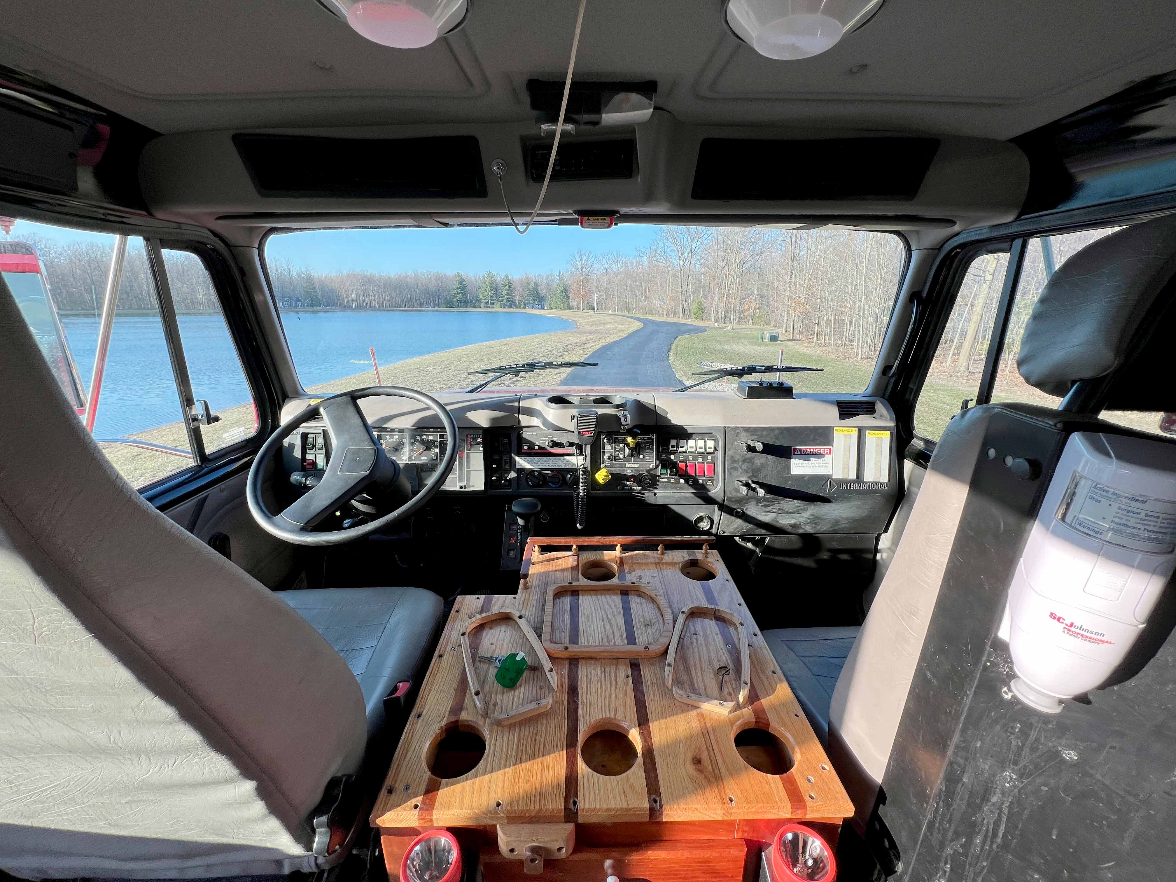 2000 Pierce International 4x4 Commercial Pumper | Firetrucks Unlimited