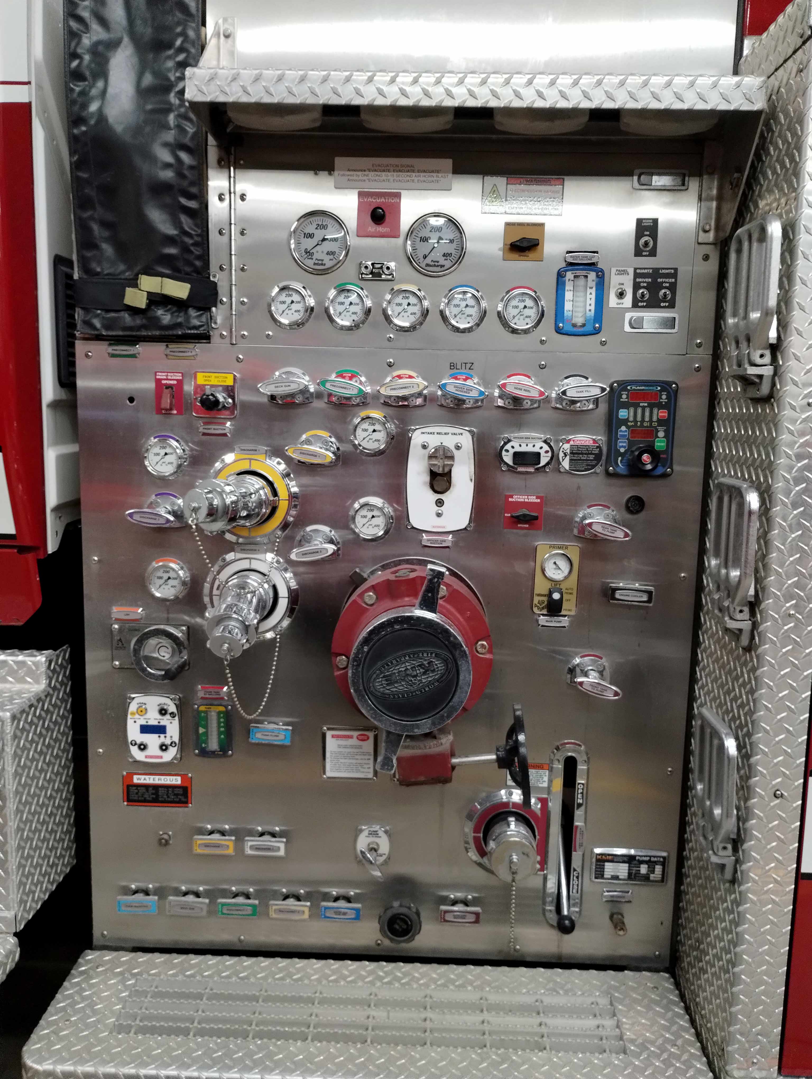 2011 KME International 4x4 Commercial Pumper | Firetrucks Unlimited