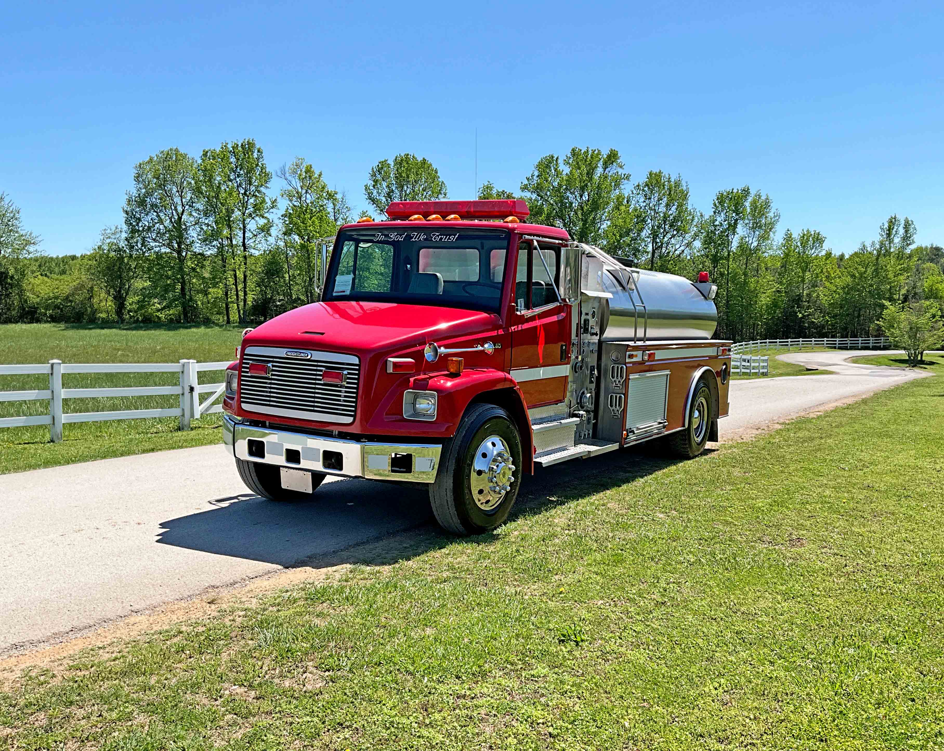 2001 Smeal Freightliner Elliptical Commercial Tanker | Used Truck Details