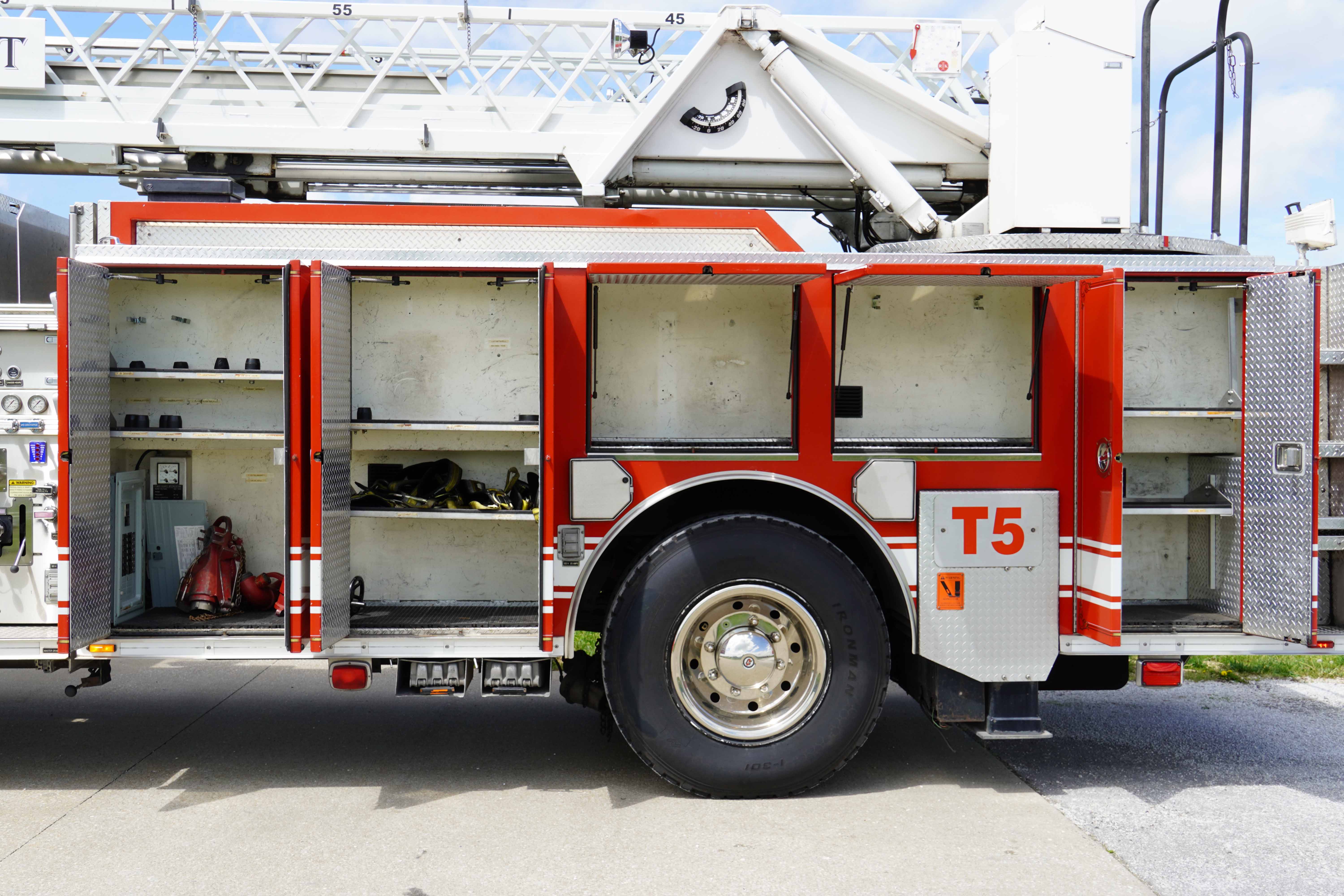 2004 Central States HME 75' Aerial | Firetrucks Unlimited