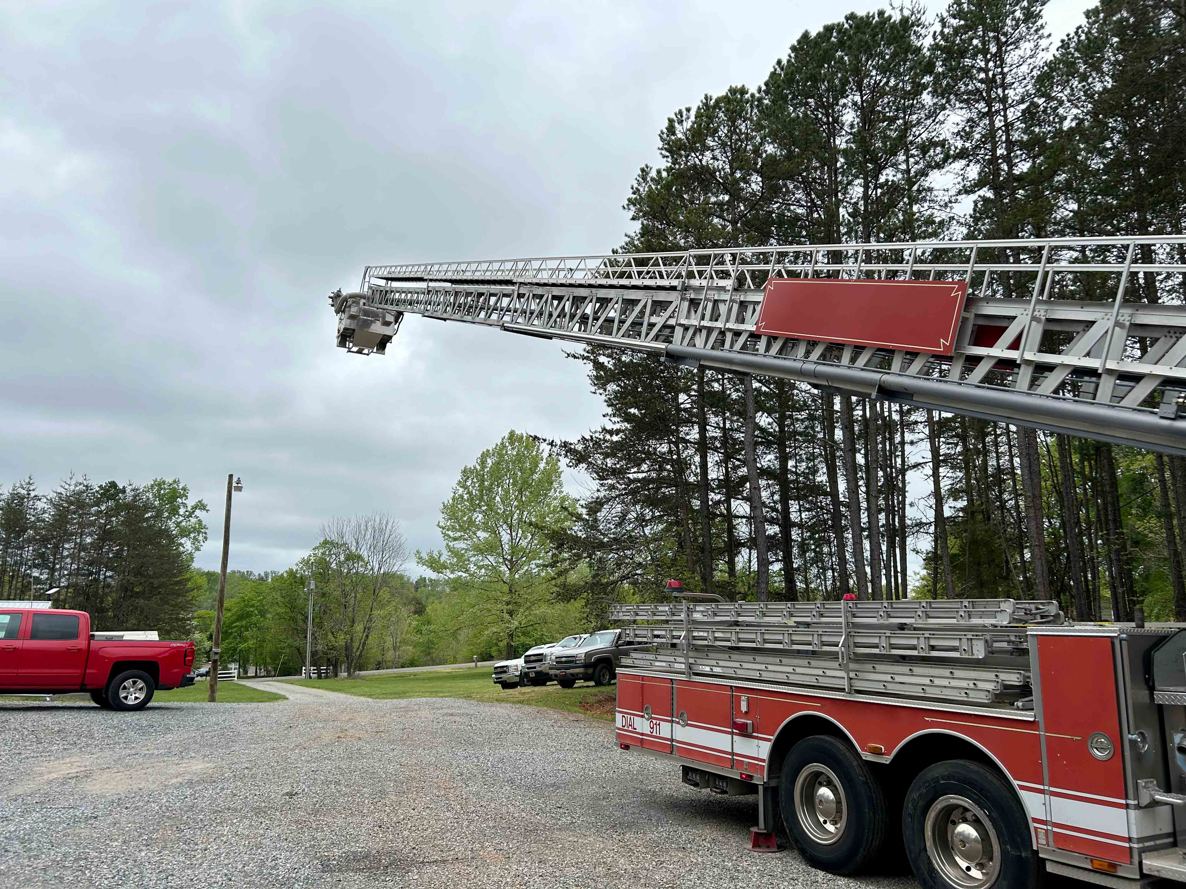 1999 Sutphen 95' Mid-Mount Platform | Firetrucks Unlimited