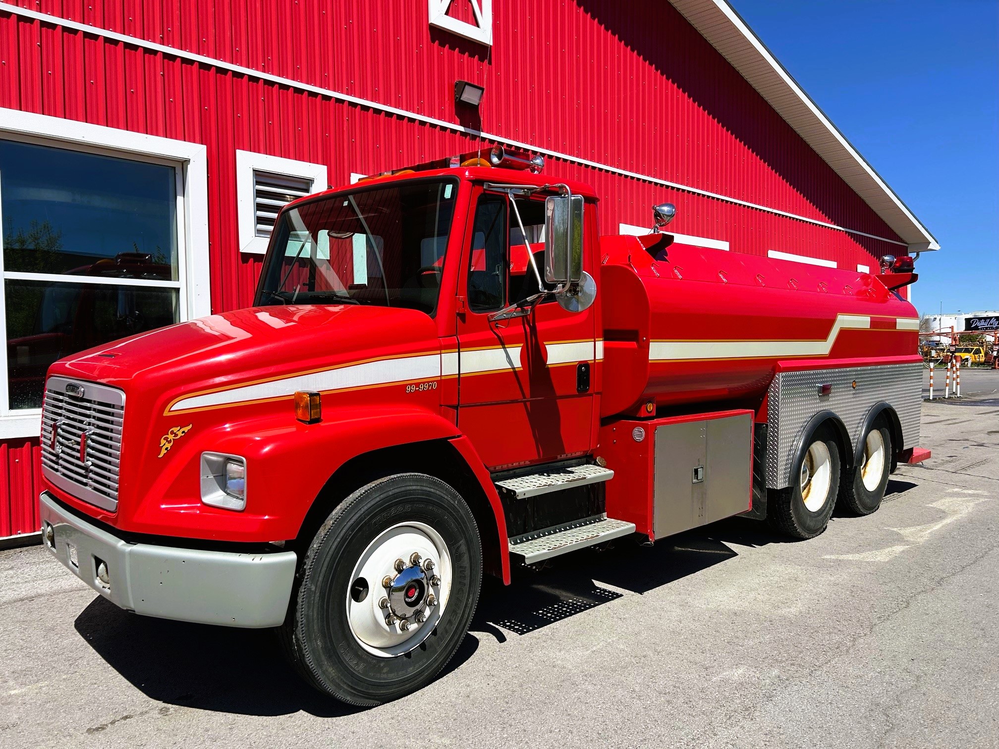 1999 Freightliner Tandem Axle Elliptical Tanker | Used Truck Details