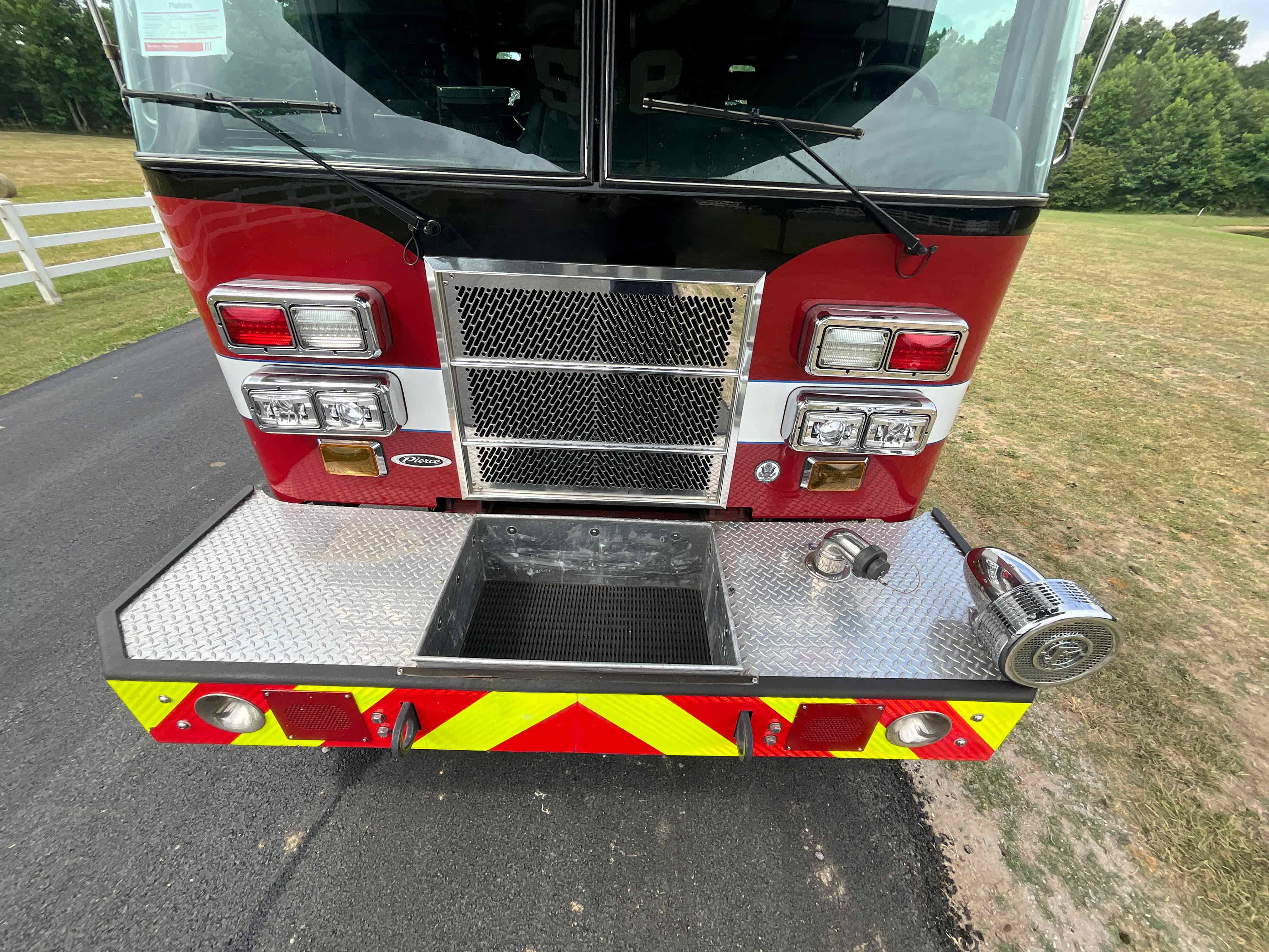 2006 Pierce Lance 100' Platform | Used Truck Details
