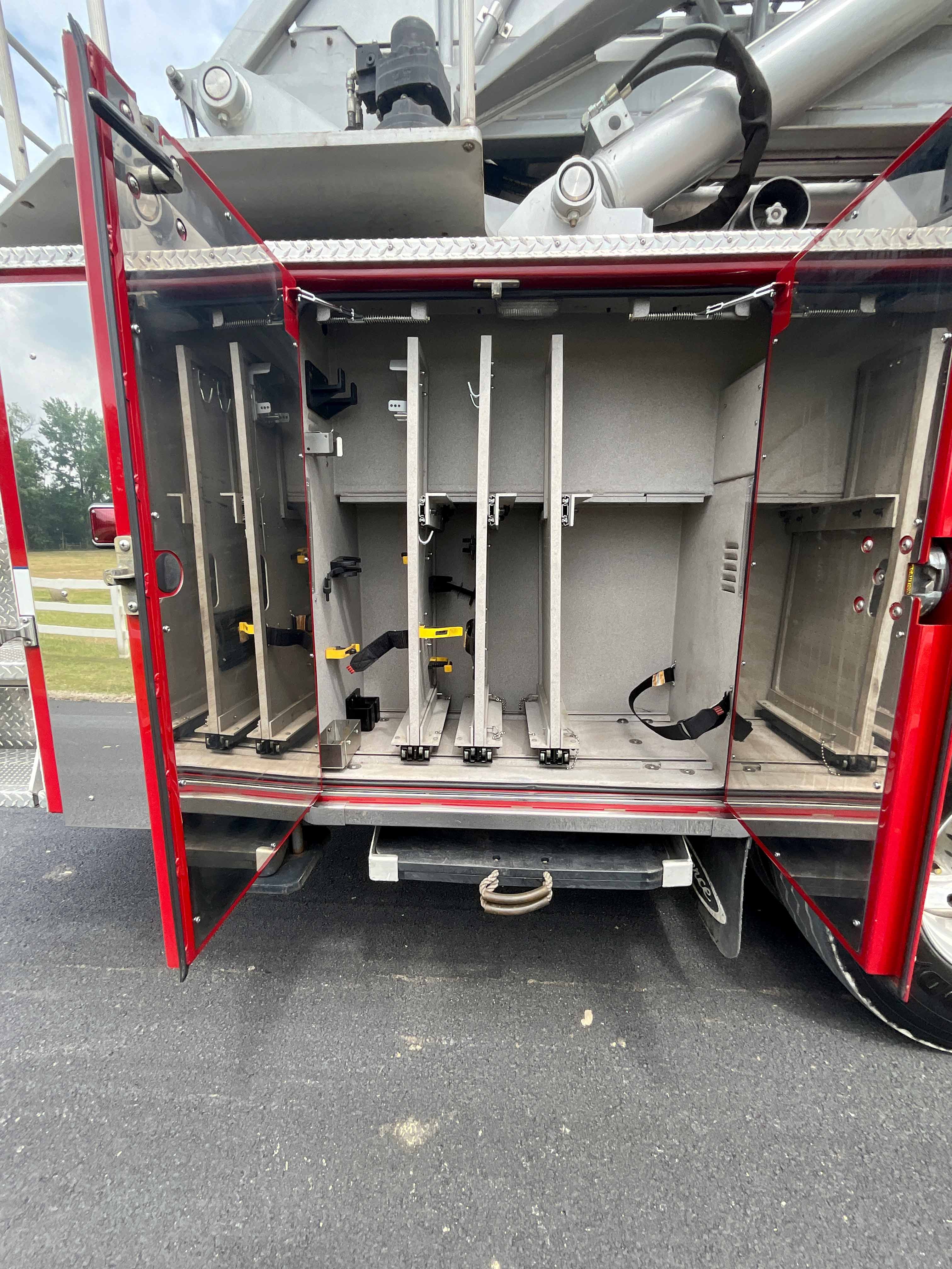 2006 Pierce Lance 100' Platform | Used Truck Details