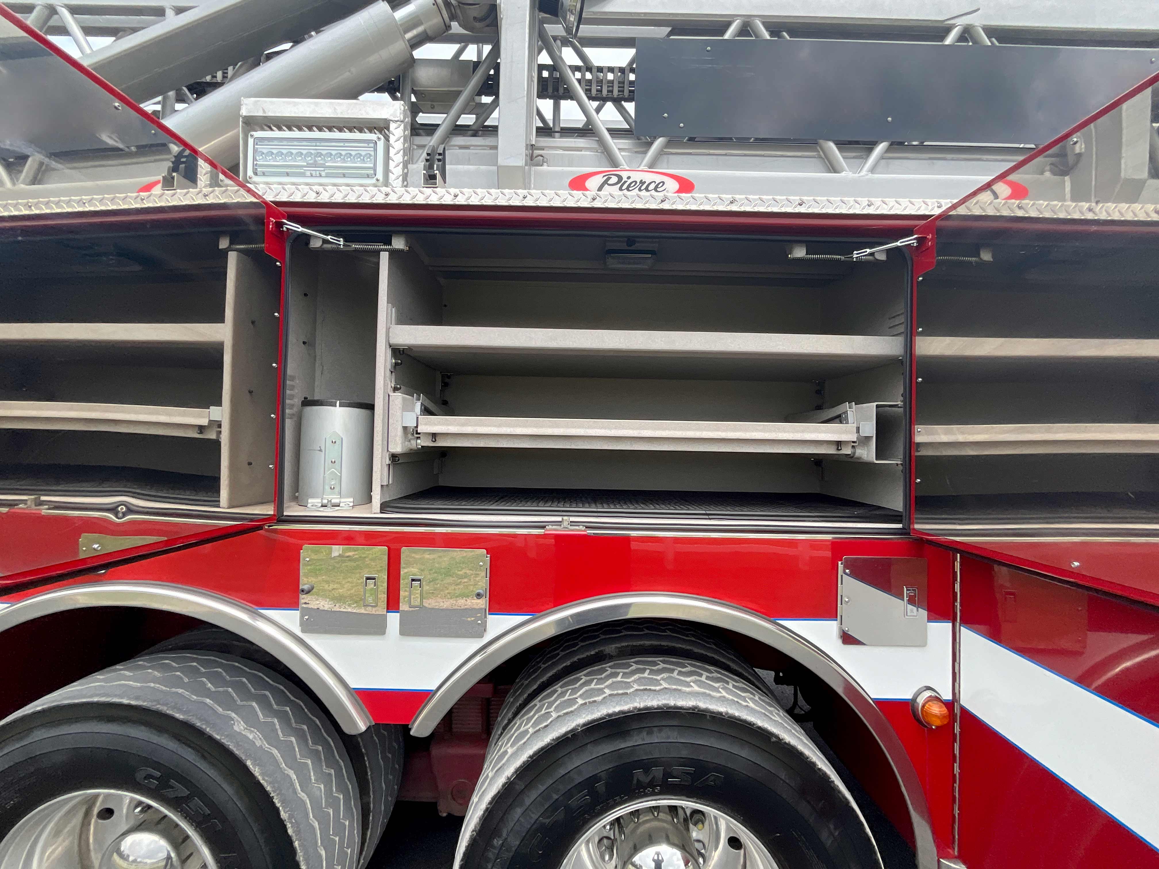 2006 Pierce Lance 100' Platform | Used Truck Details