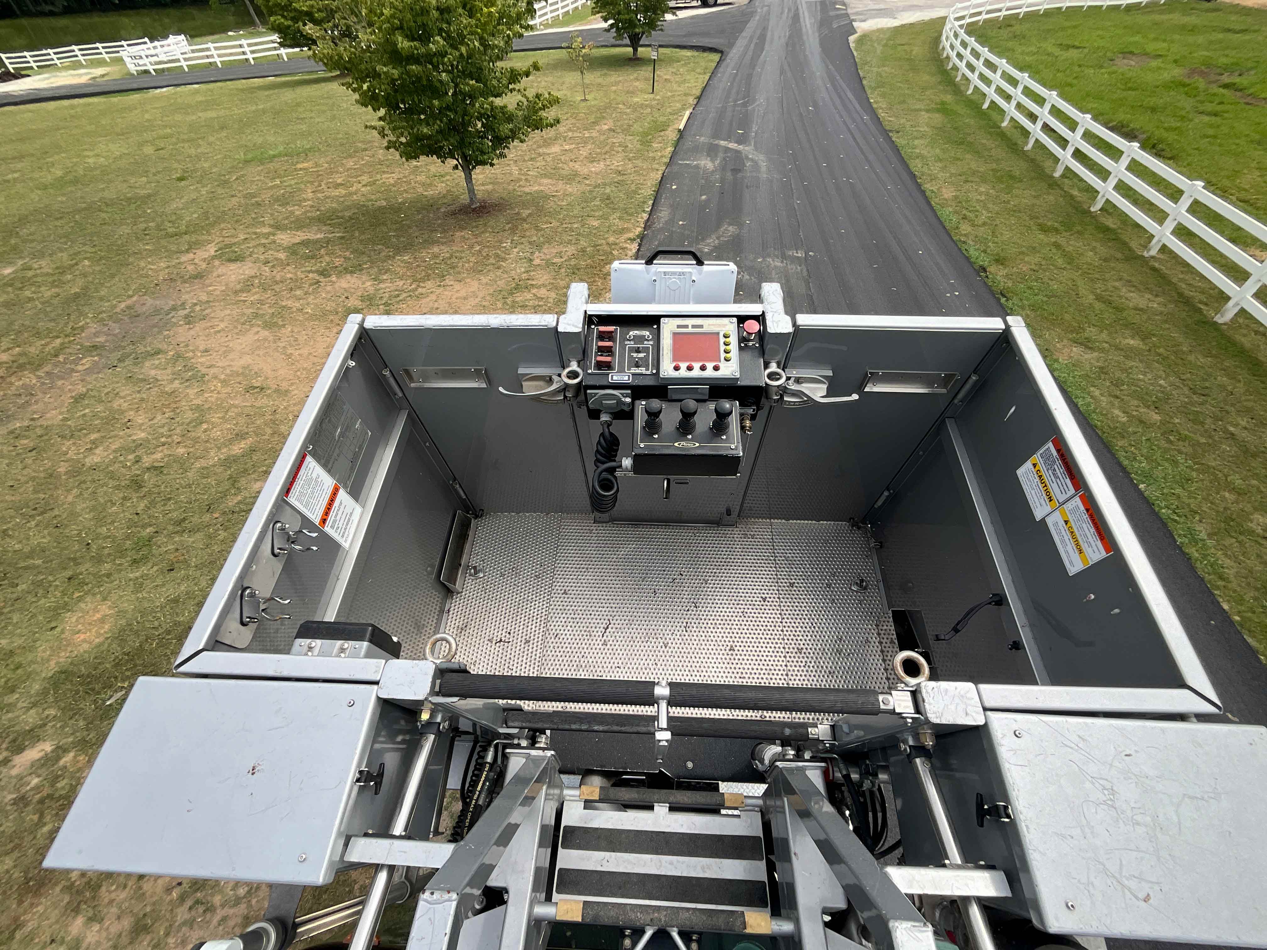 2006 Pierce Lance 100' Platform | Used Truck Details