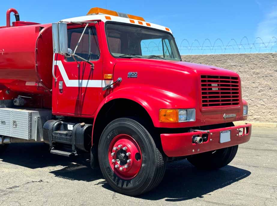2001 International Elliptical Commercial Tanker | Firetrucks Unlimited