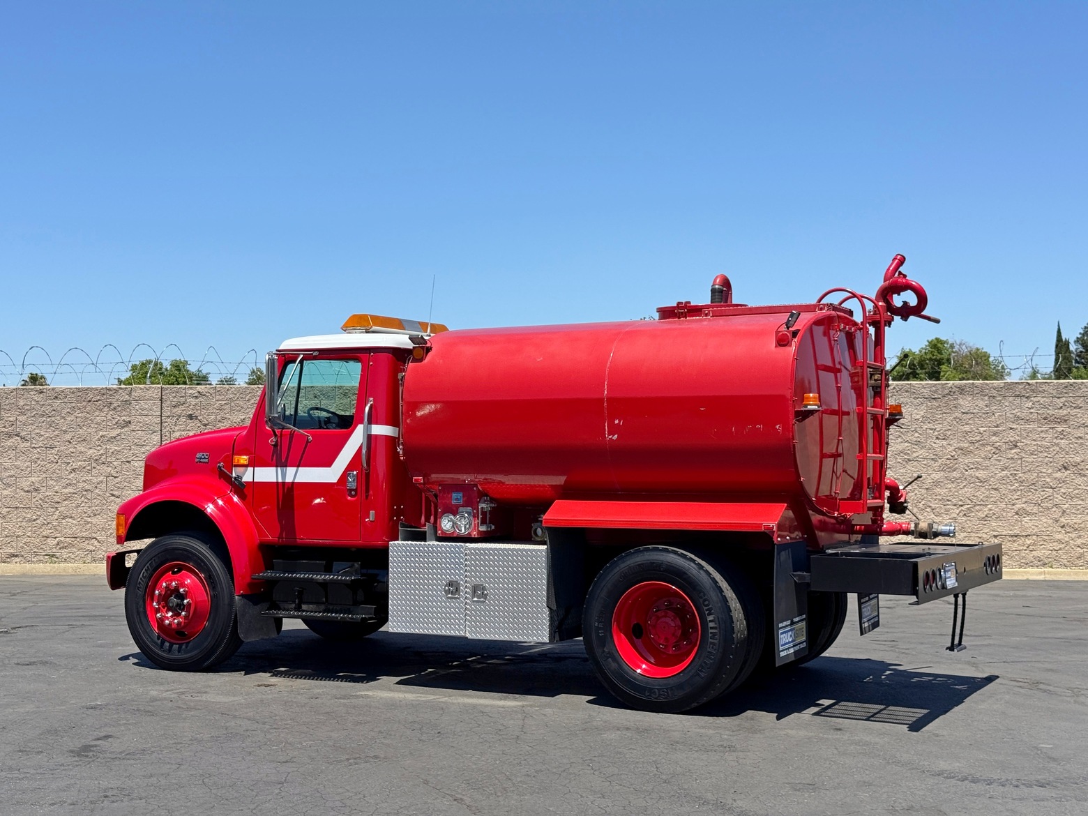 2001 International Elliptical Commercial Tanker | Used Truck Details