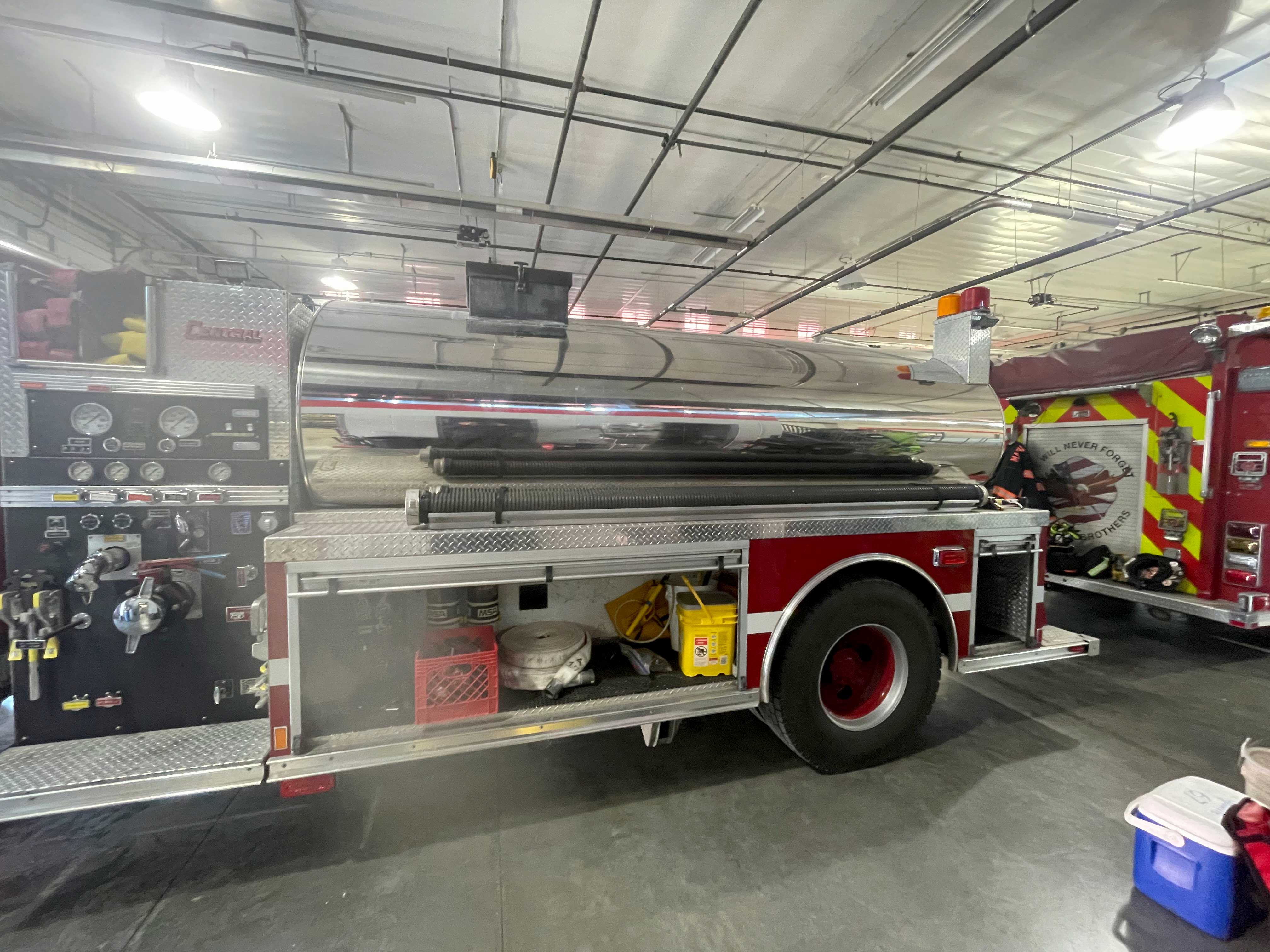 2003 Central States Freightliner Elliptical Tanker | Used Truck Details