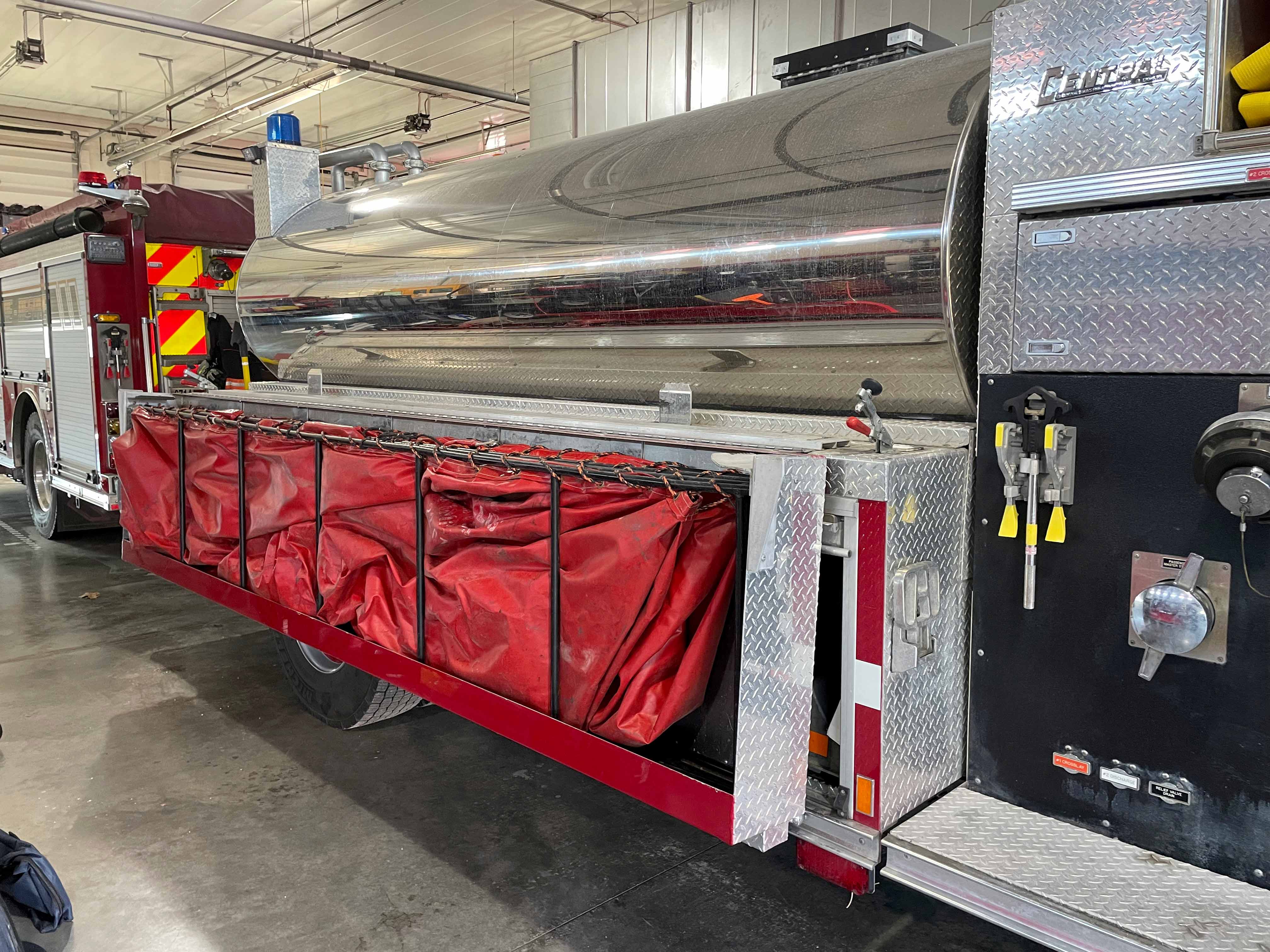 2003 Central States Freightliner Elliptical Tanker | Used Truck Details