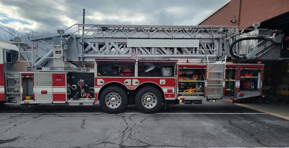 2011 Sutphen SPH 100' Mid-Mount Platform | Used Truck Details