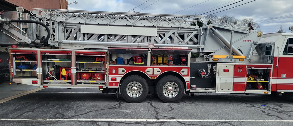 2011 Sutphen SPH 100' Mid-Mount Platform | Firetrucks Unlimited