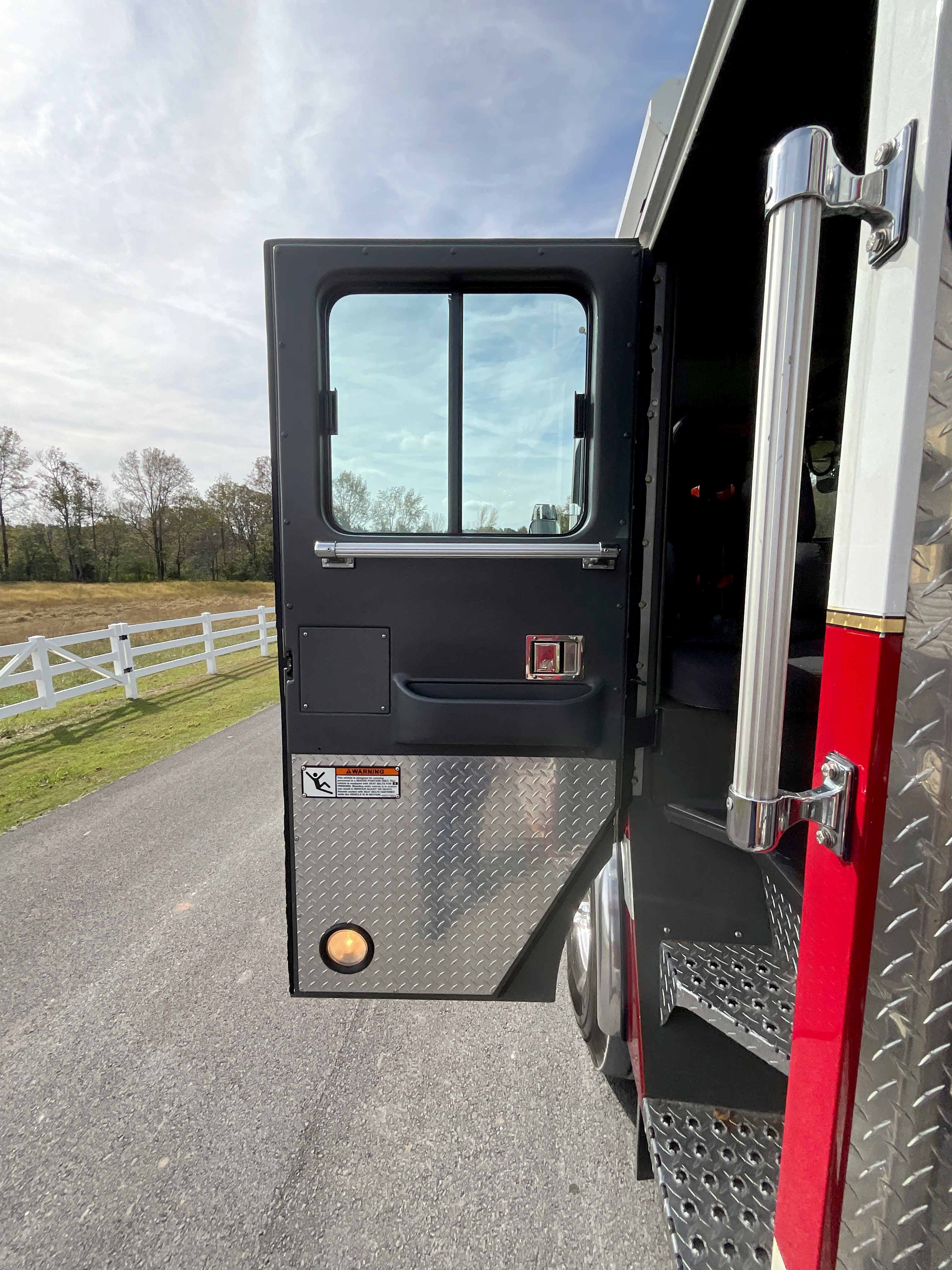 2001 E-One 95' Platform | Used Truck Details