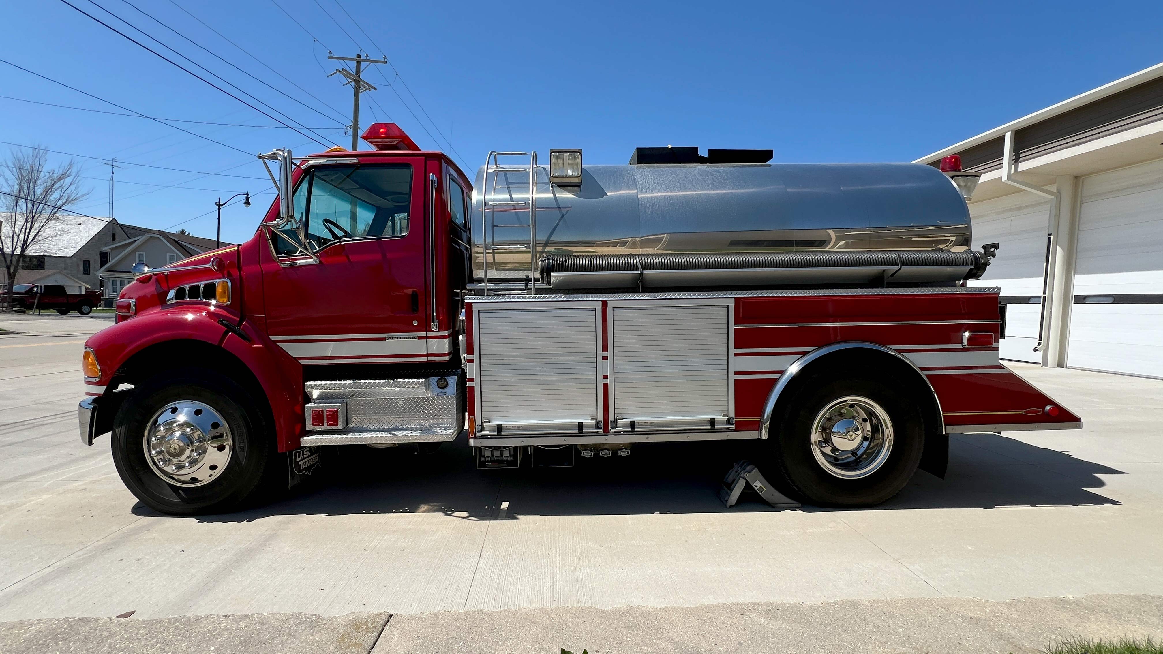 2002 US Tanker Sterling Commercial Elliptcal Tanker | Used Truck Details