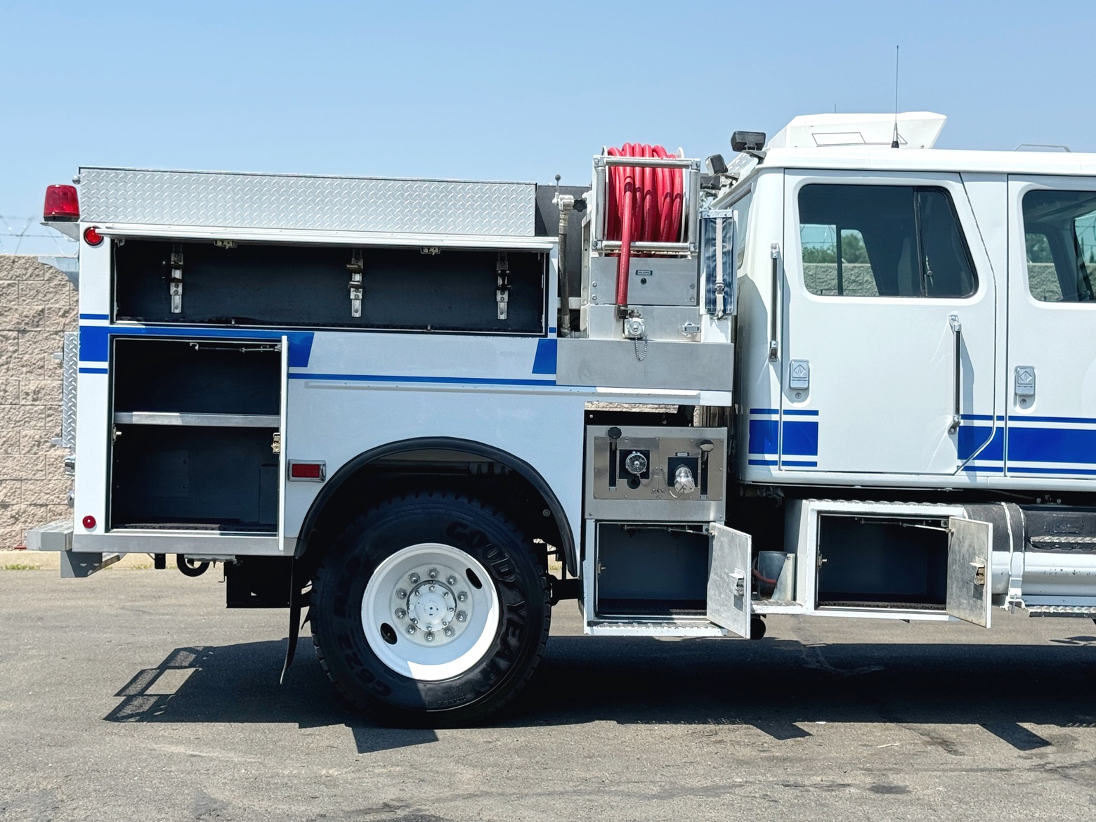 1998 Master Body Works International 4x4 Commercial Mini Pumper | Used ...