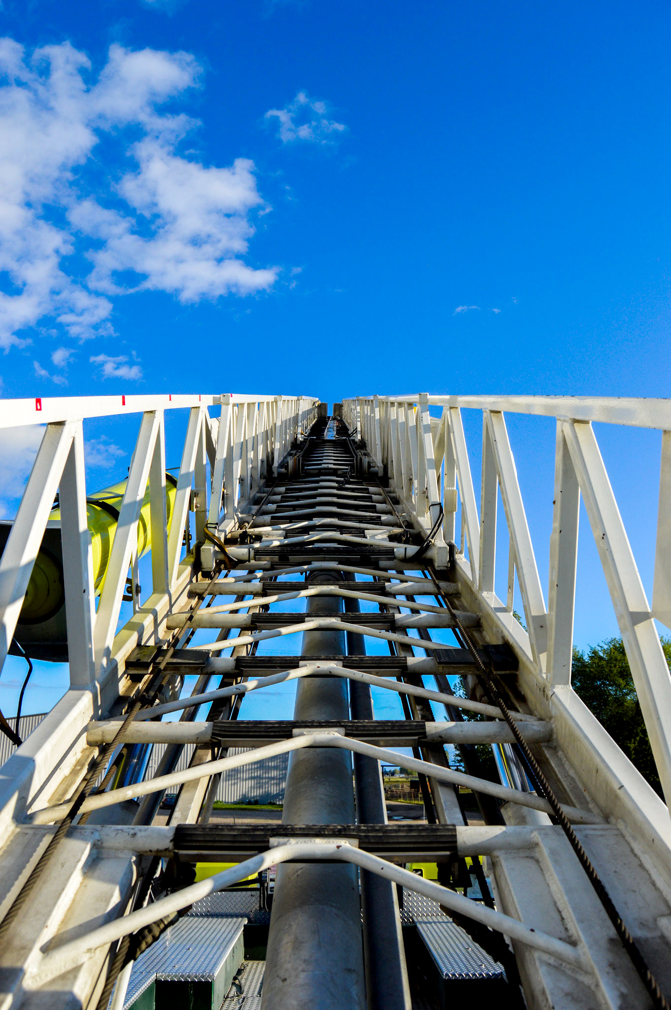 1995 Simon-Duplex 104' Telesquirt | Used Truck Details