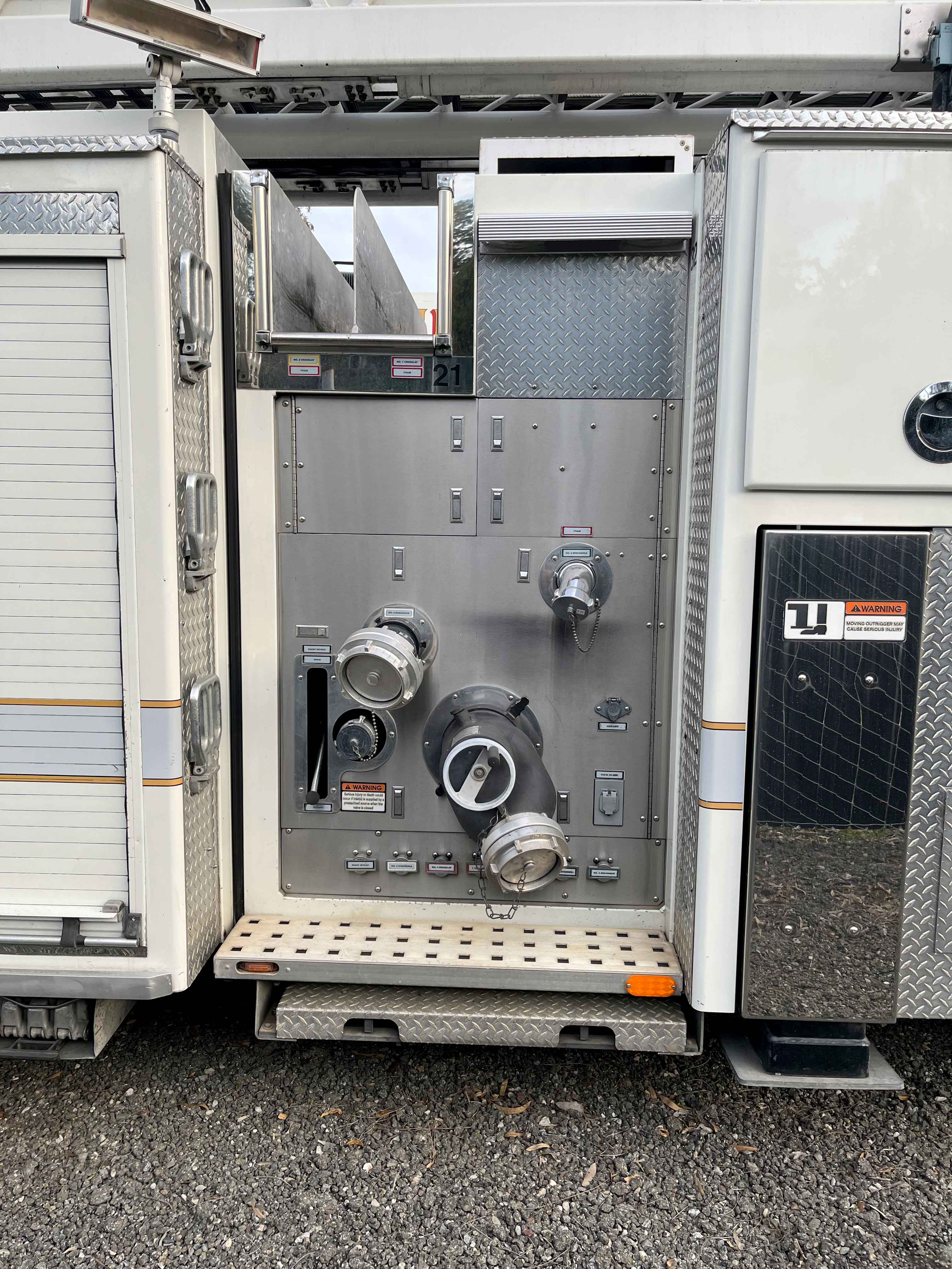 2003 Smeal HME 100' Quint | Used Truck Details