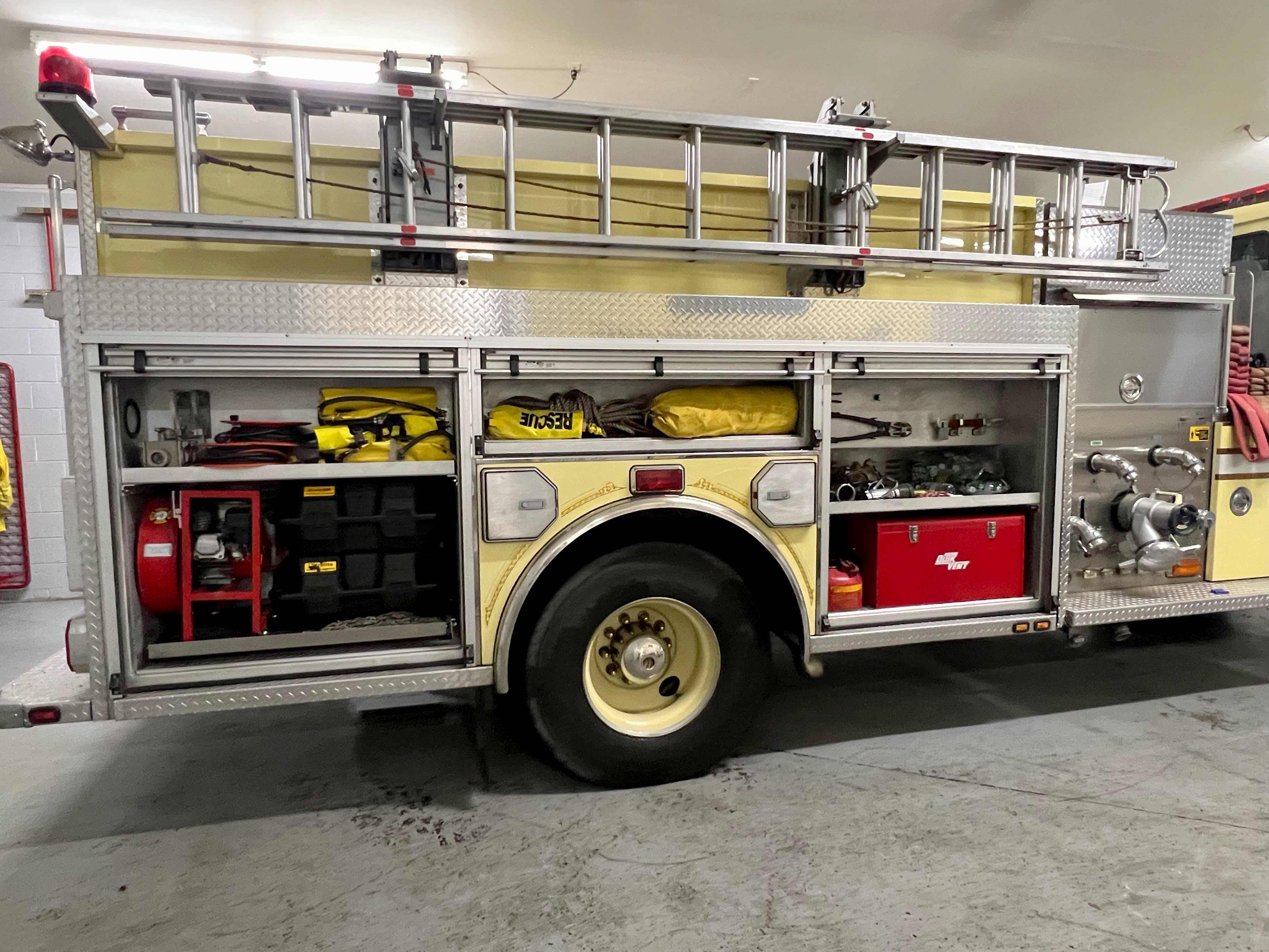 2002 General Freightliner Commercial Pumper | Used Truck Details