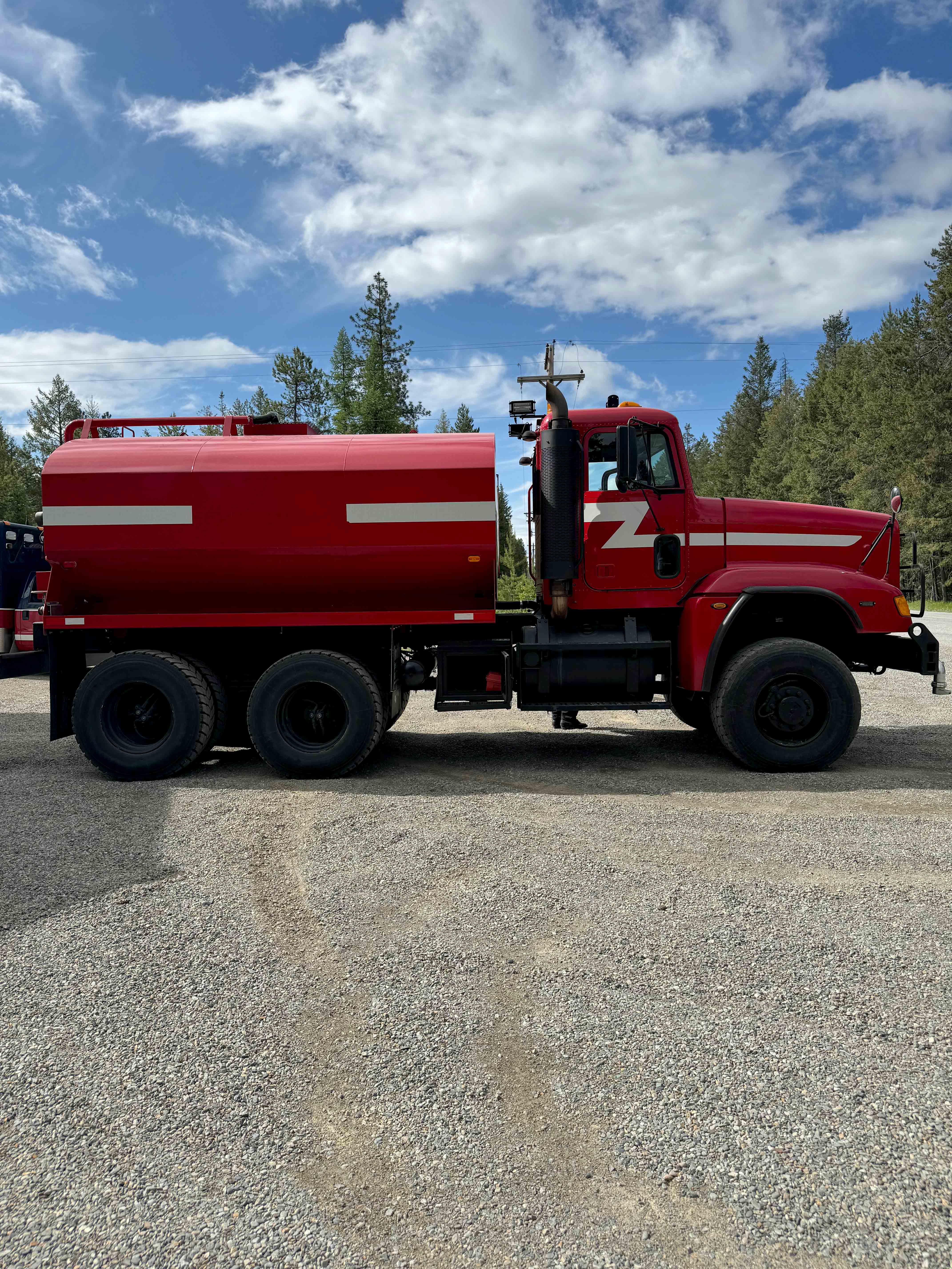 2009 Freightliner Commercial Elliptical Tanker | Used Truck Details