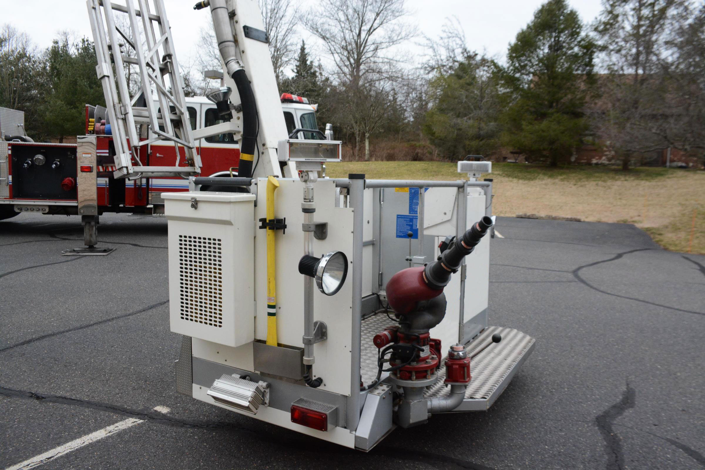 2002 Saulsbury E-One 100' Bronto | Used Truck Details